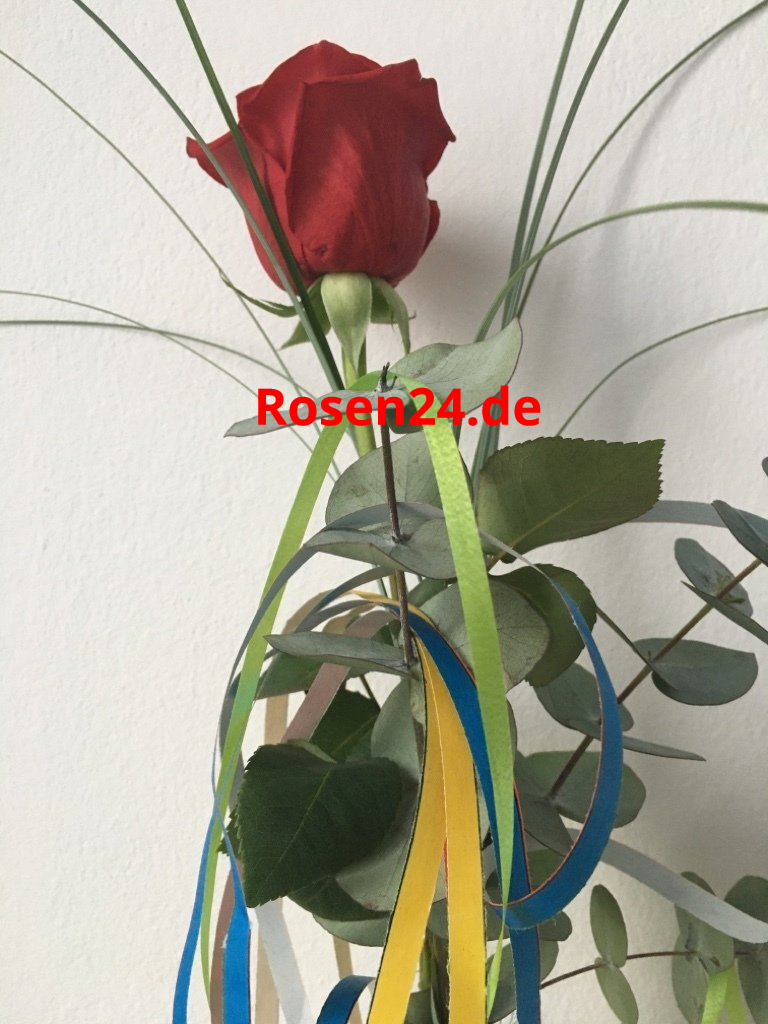 Trauerfloristik Trauerrosen Trauerstrauss und Trauerkranz mit Schleife