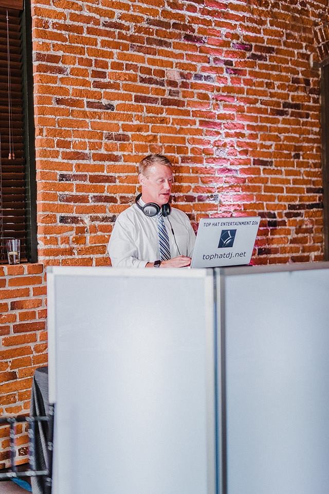 Wedding DJ | Lancaster, PA | Top Hat Entertainment DJs