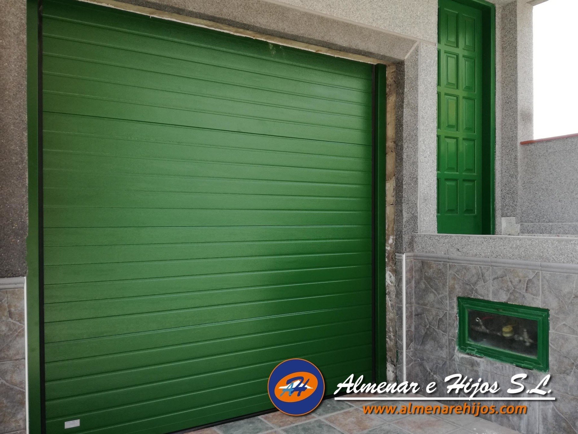 Almenar e Hijos Puertas Seccionales de techo