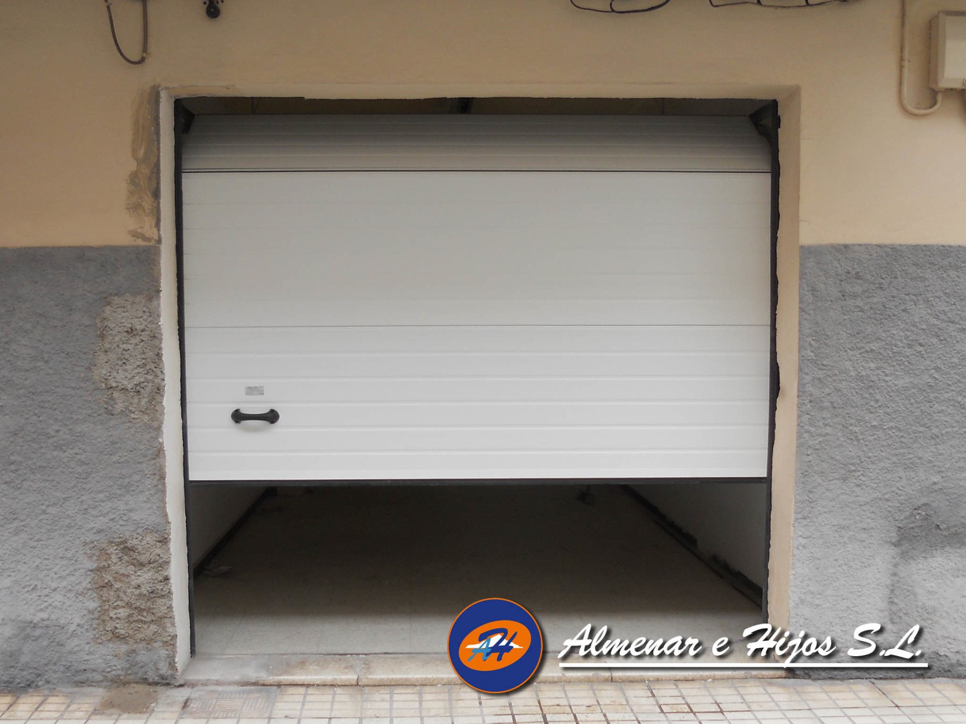 Almenar e Hijos Puertas Seccionales de techo