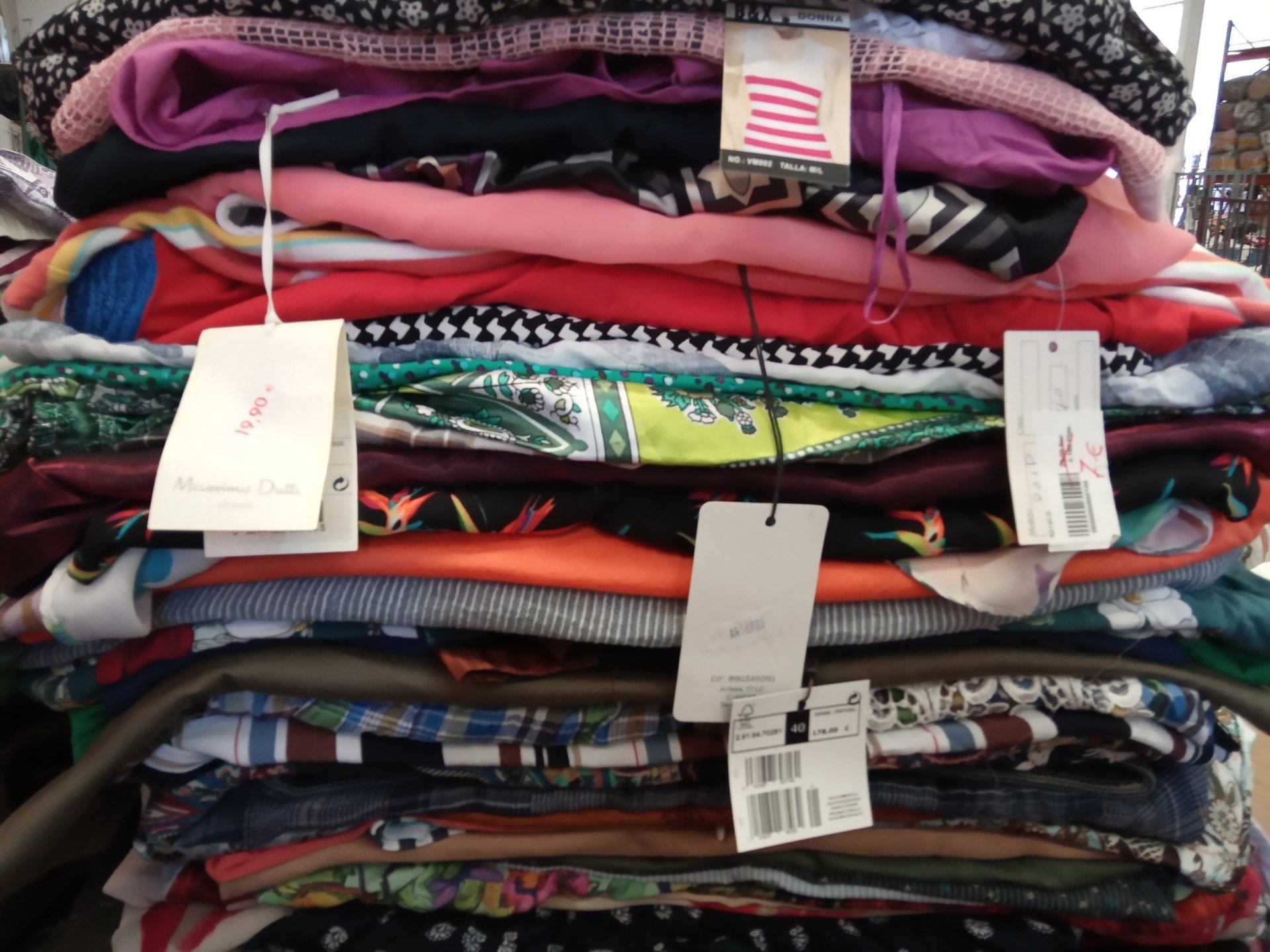 EMPRESA Compra venta Exportación 'ropa de segunda mano usada'