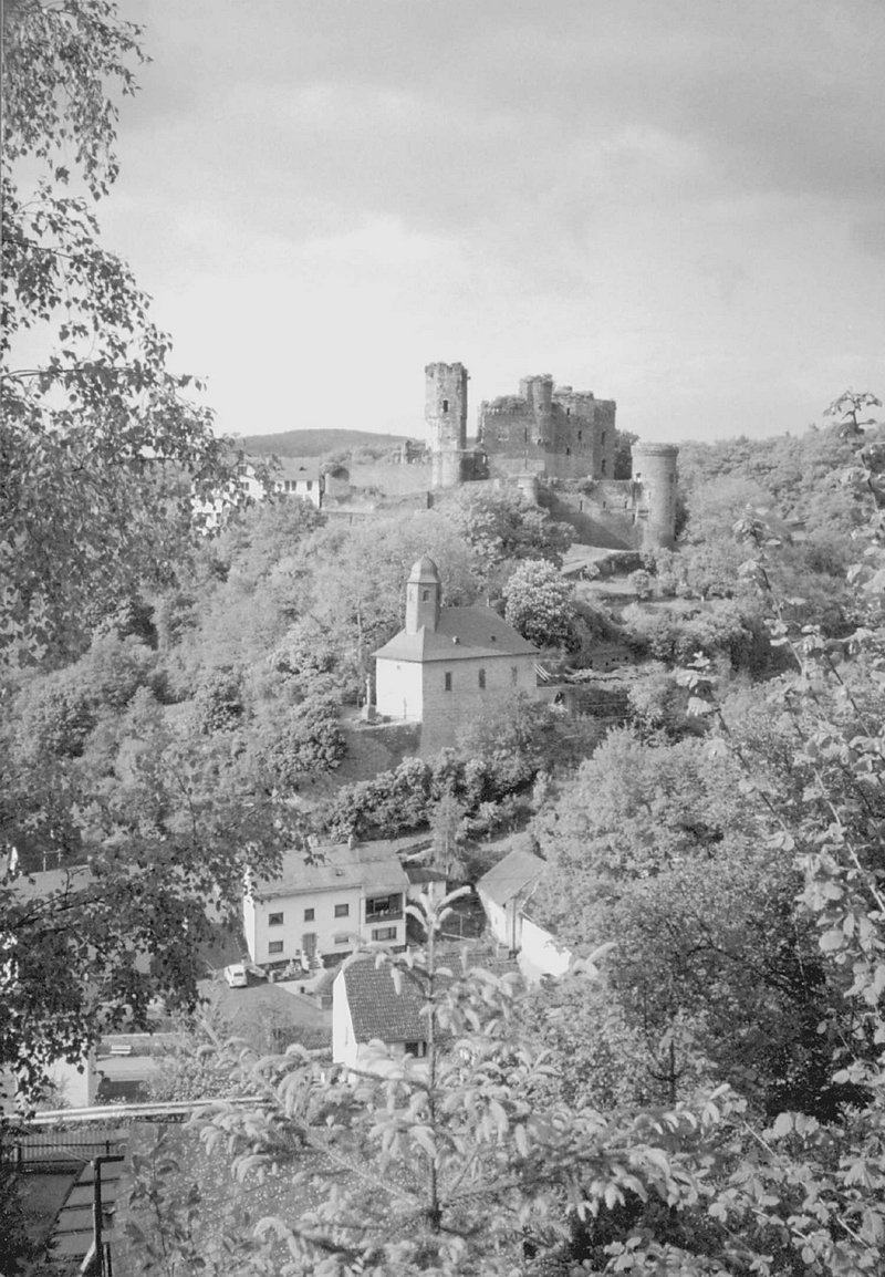 Burg Reichenberg auf Stichen und alten Postkarten