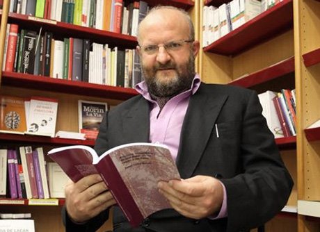 ADCOME entrevista a Ángel Alcalá Malavé “LA ALHAMBRA ES UN MONUMENTO ...