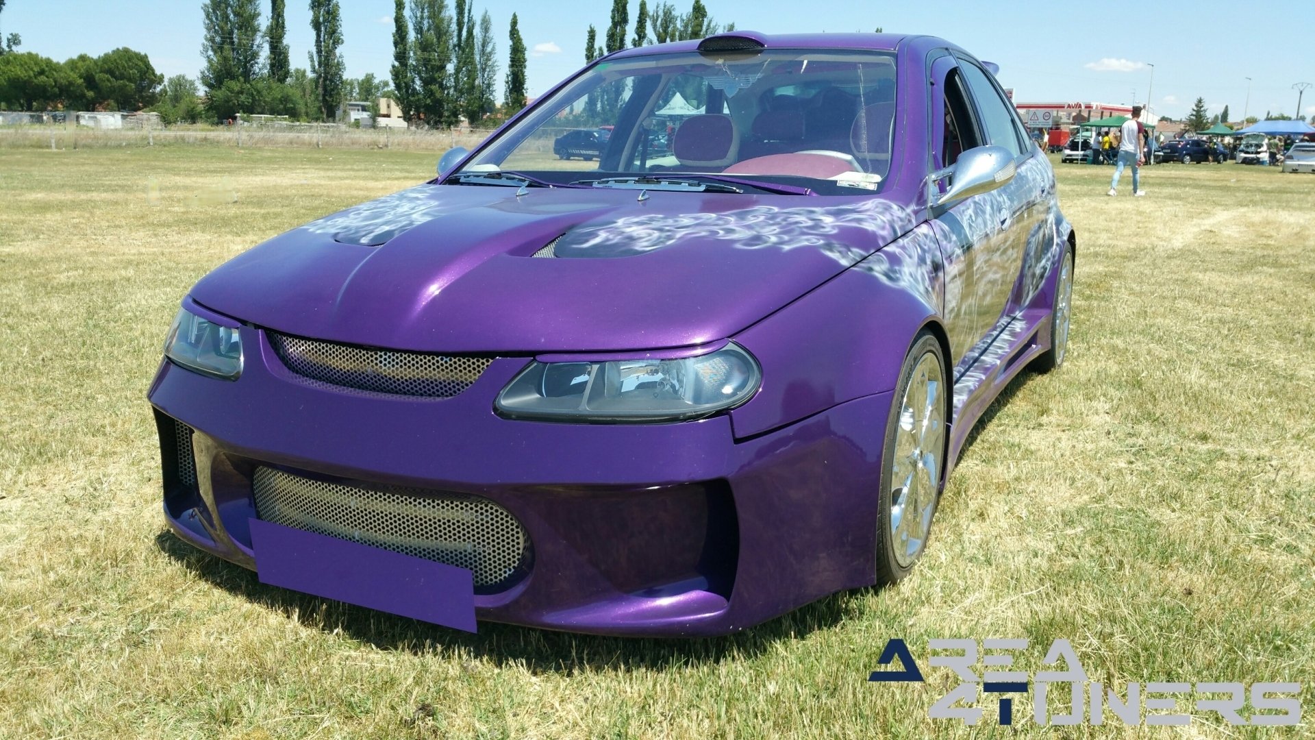 AREA4TUNERS REPORTAJE COCHE TUNING RENAULT LAGUNA SERÁ POR DINERO