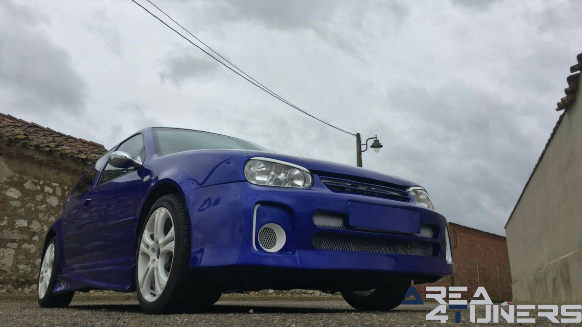 AREA4TUNERS COCHE TUNING VW GOLF BLUE HAPPY