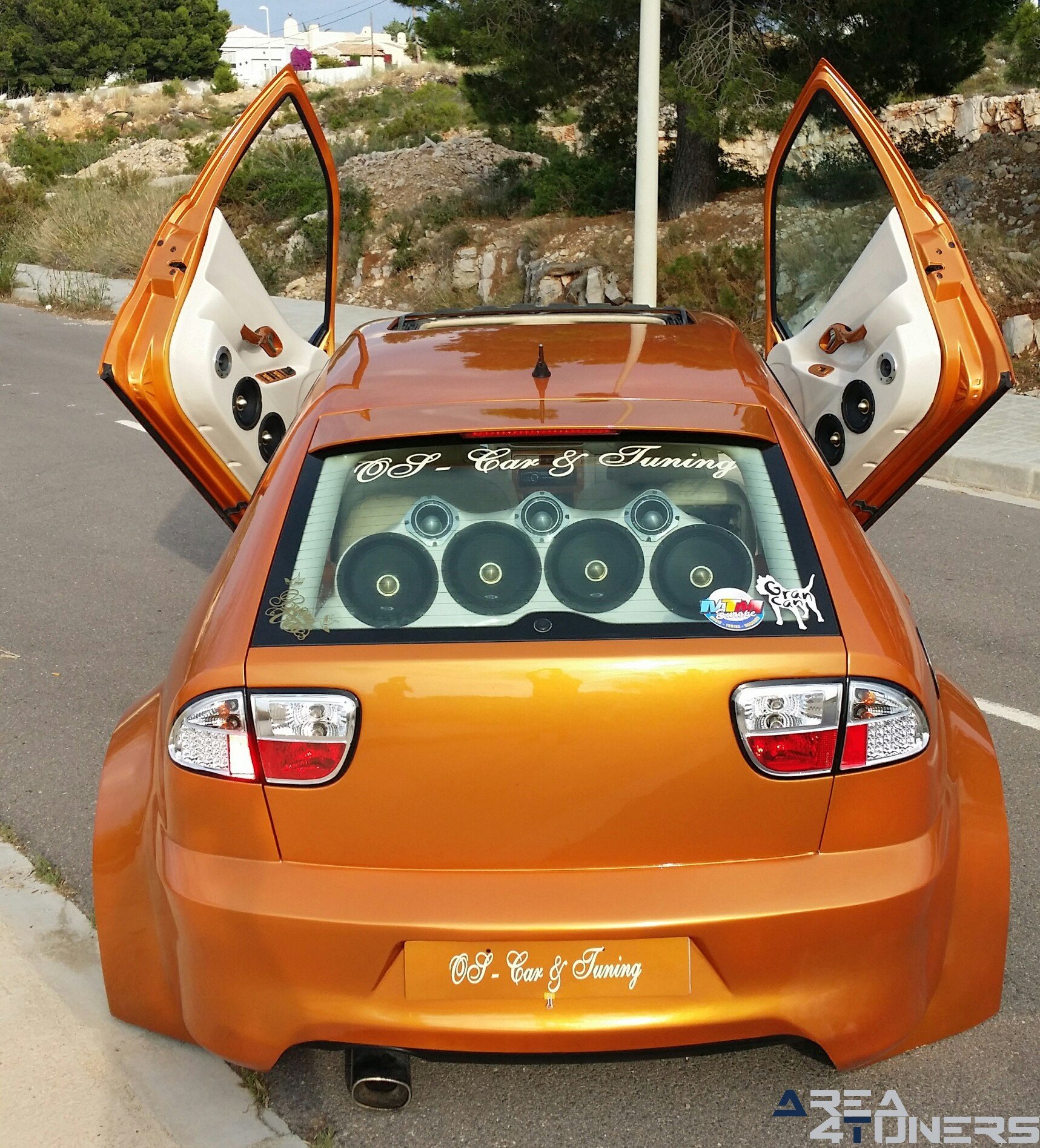 AREA4TUNERS COCHE TUNING SEAT LEÓN ROBUSTEZ COBRIZA