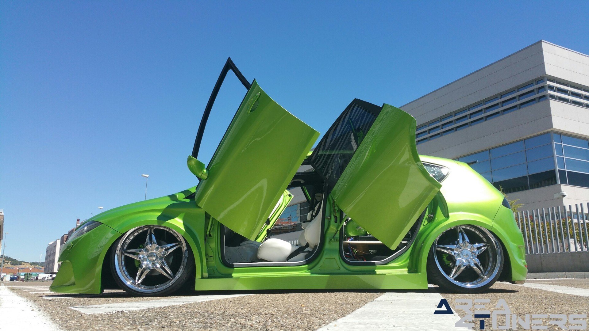 AREA4TUNERS COCHE TUNING SEAT LEÓN GREEN DIAMOND
