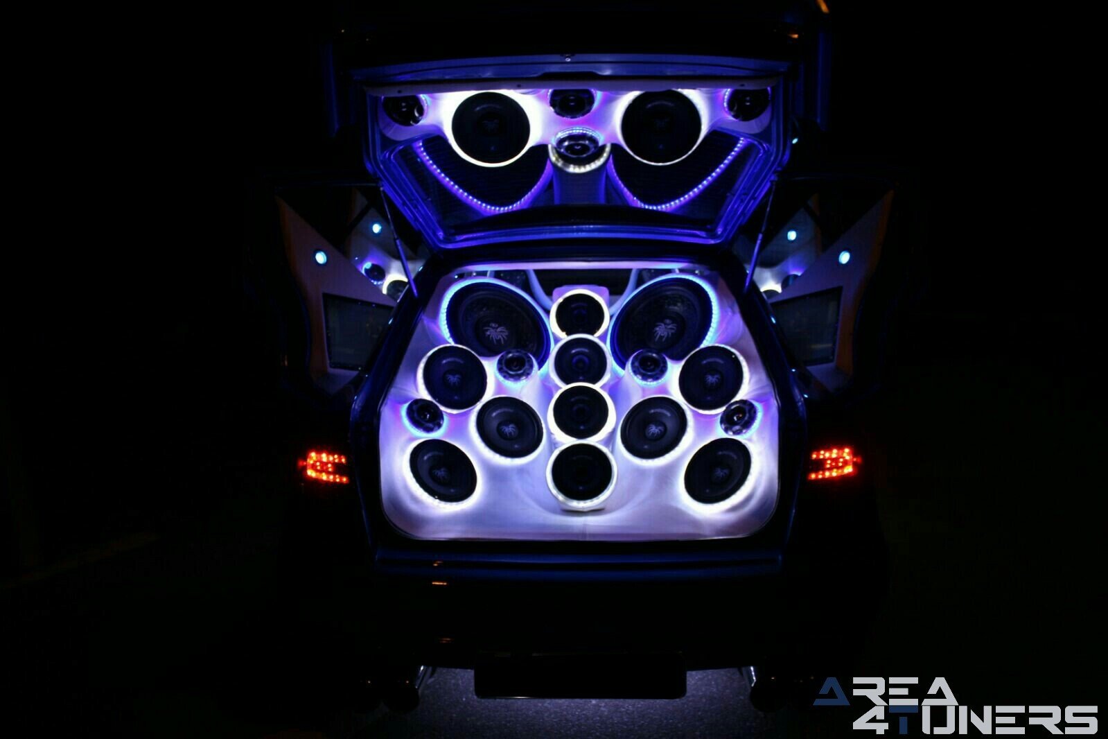 REPORTAJE COCHE TUNING AREA4TUNERS Seat Toledo Little Spider