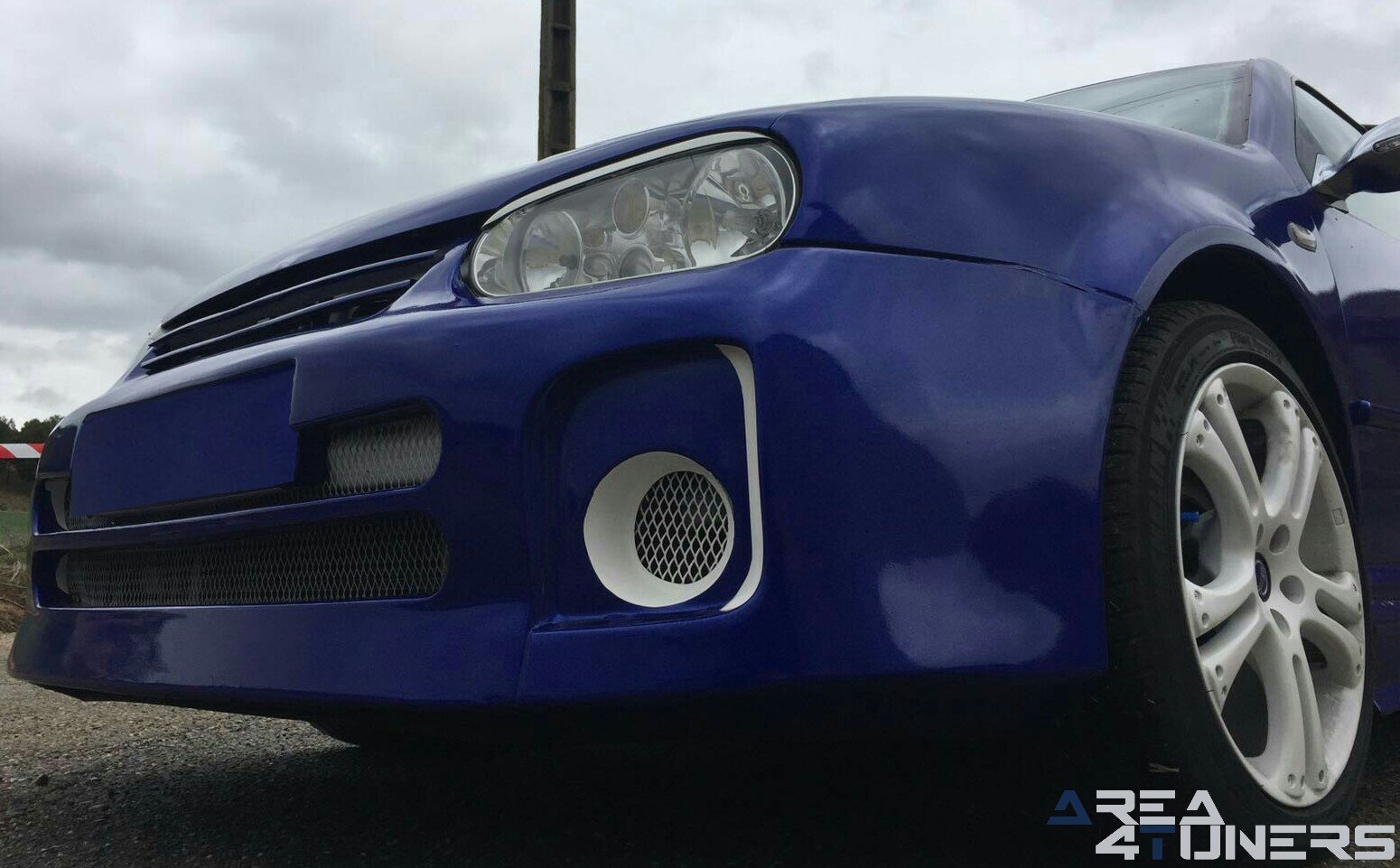 AREA4TUNERS COCHE TUNING VW GOLF BLUE HAPPY