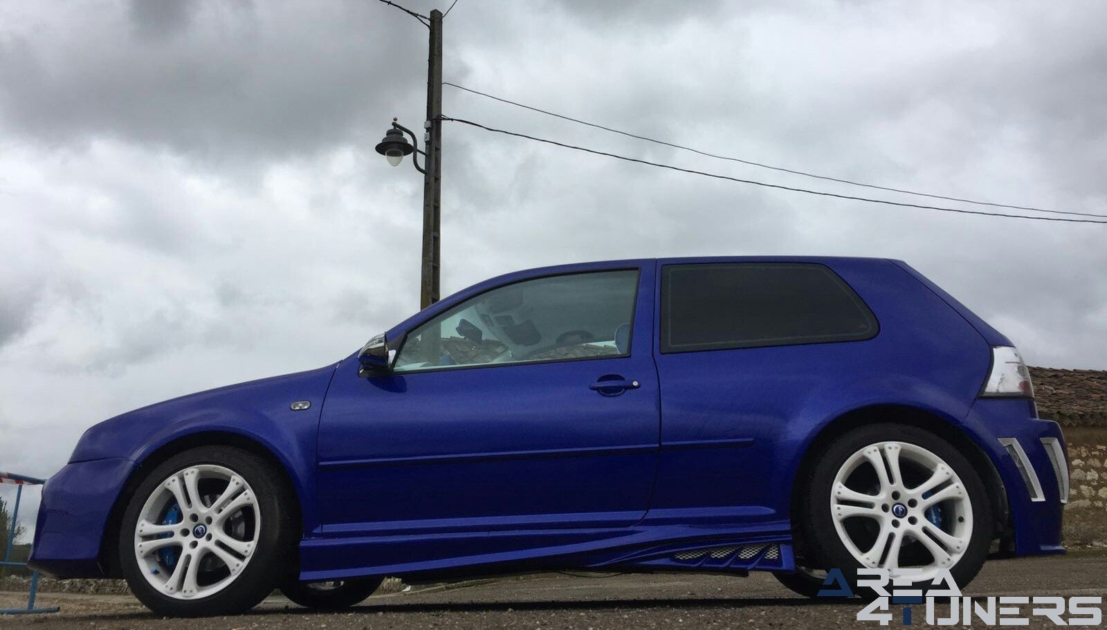 AREA4TUNERS COCHE TUNING VW GOLF BLUE HAPPY