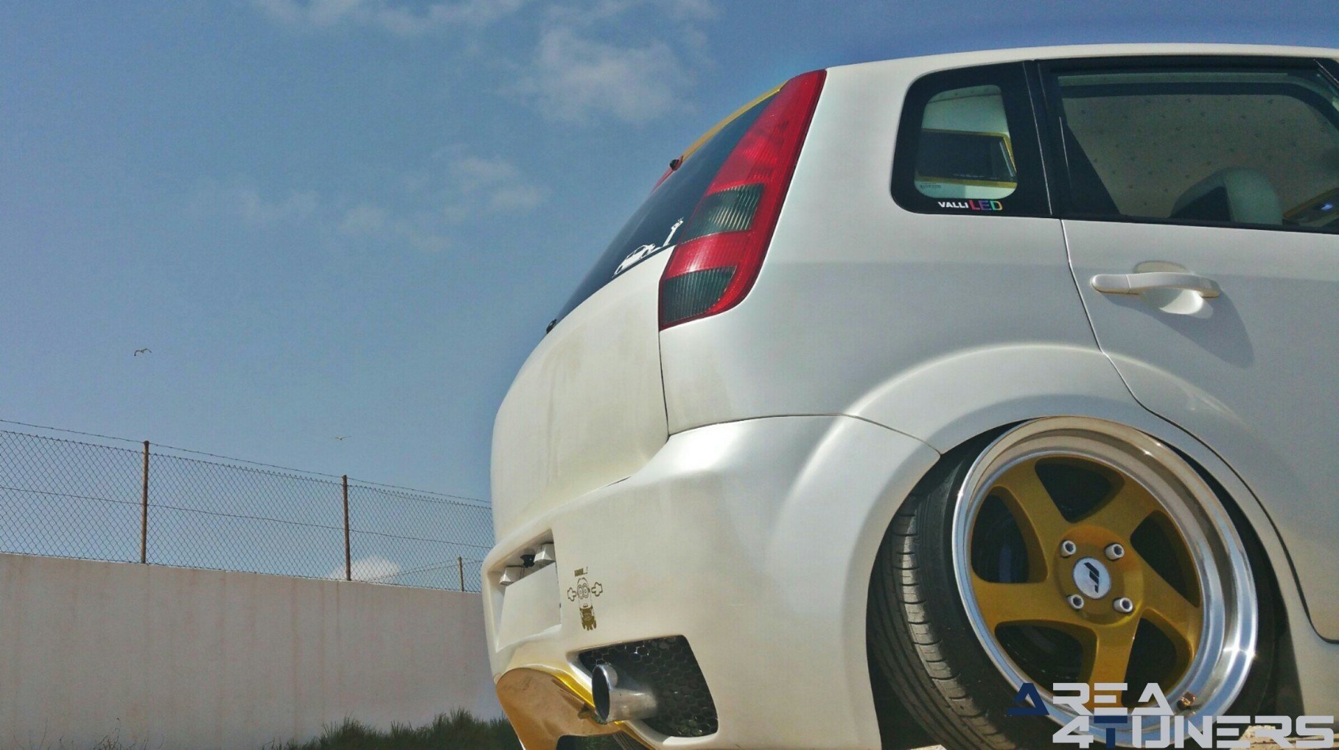 REPORTAJE COCHE TUNING AREA4TUNERS Ford Fiesta Party