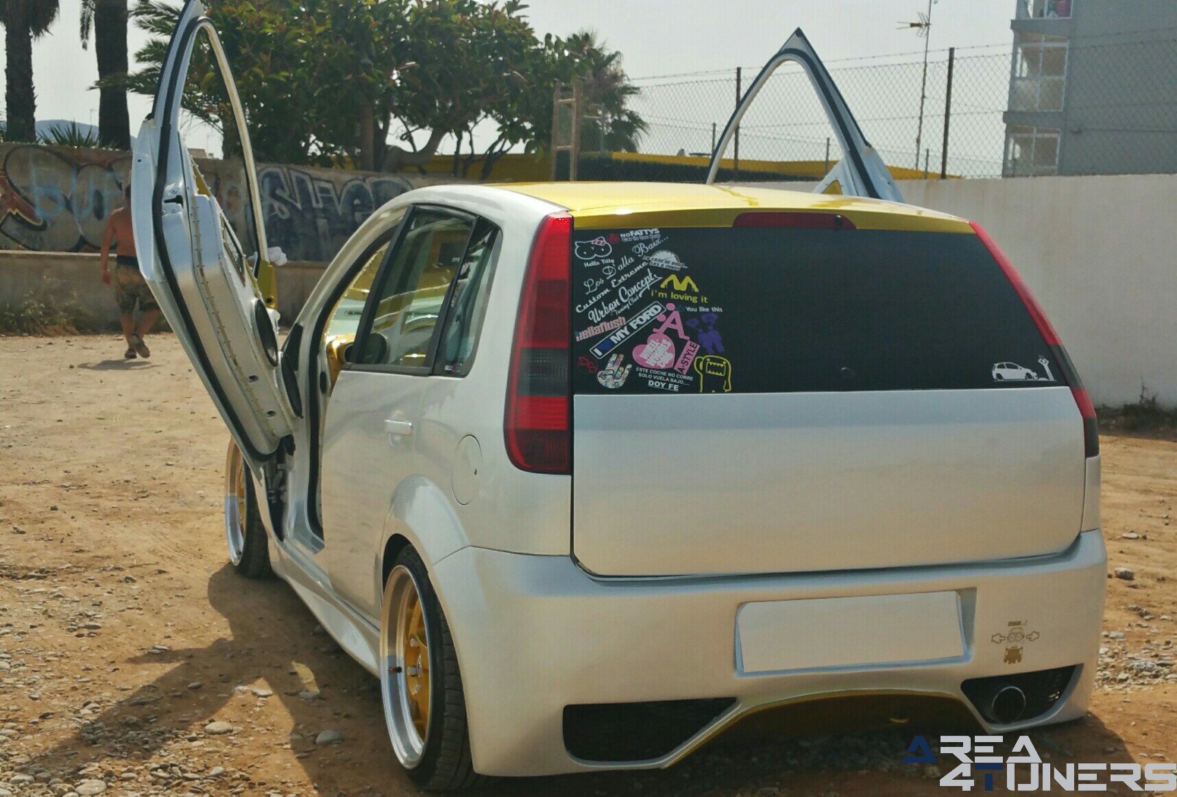 REPORTAJE COCHE TUNING AREA4TUNERS Ford Fiesta Party