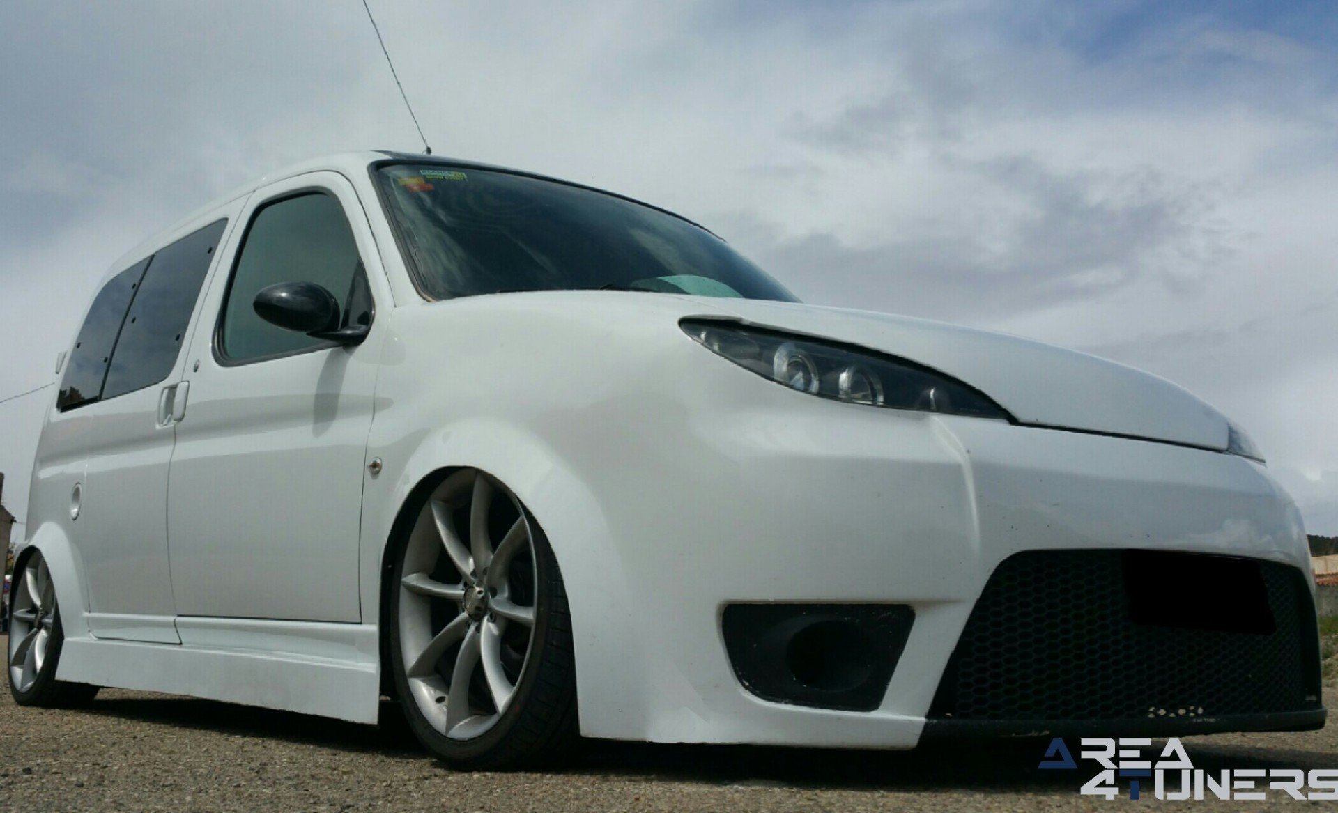 REPORTAJE COCHE TUNING AREA4TUNERS Citroën Berlingo All Inside