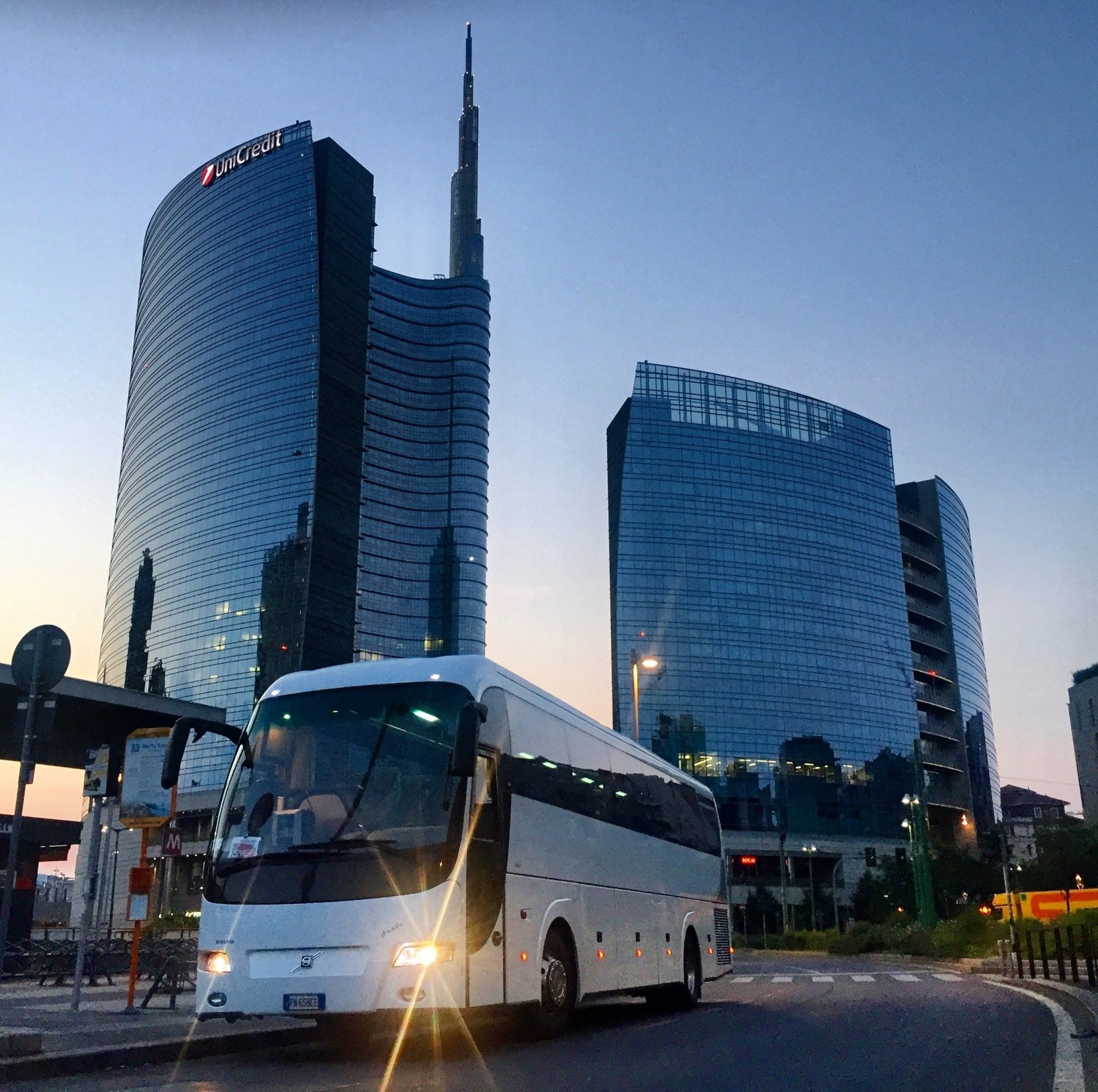 I nostri servizi noleggio bus, pullman e autobus per Milano - SmartBus