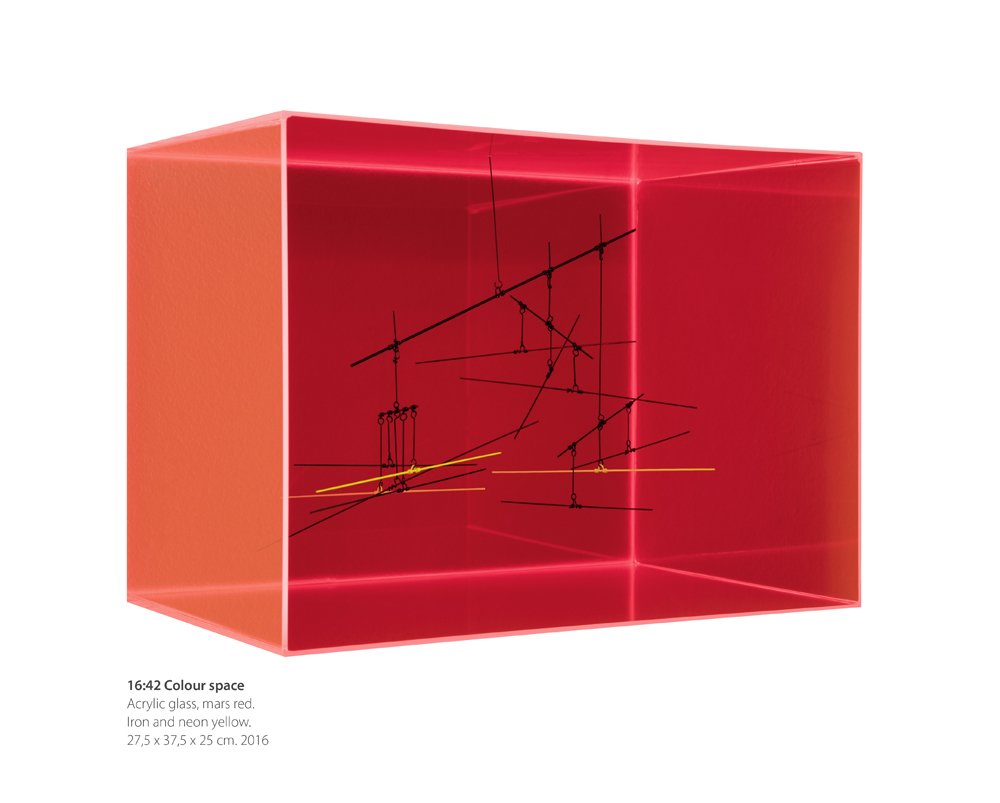 Colourspaces sind leuchtende Kästen mit zarten Skulpturen