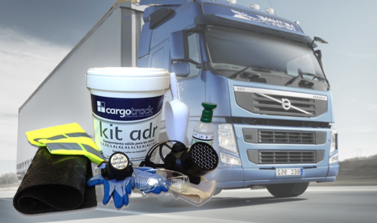 ¿Qué debe contener el KIT ADR para el transporte de mercancías peligrosas?