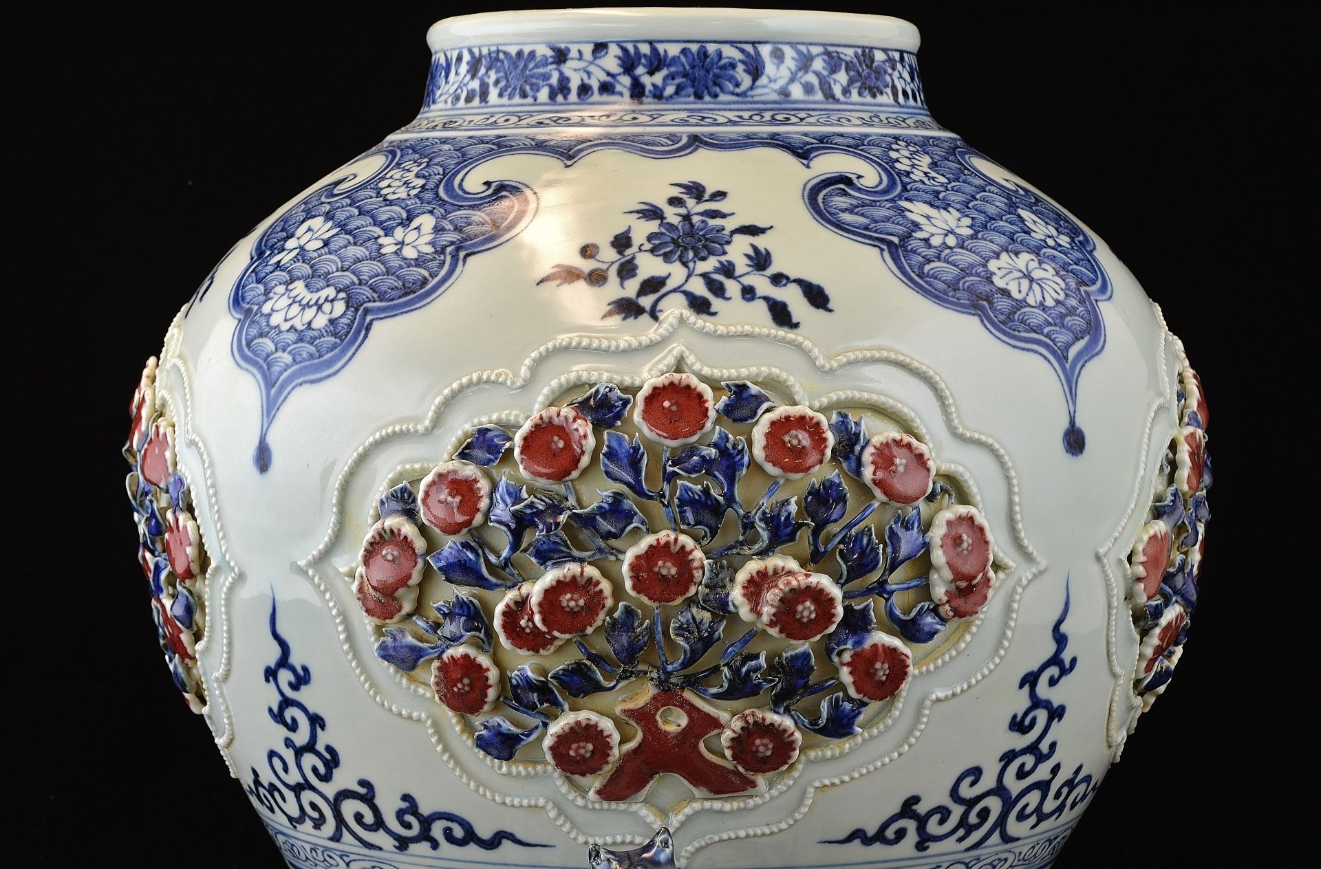 Fine Art Yuan Dynasty blue and white Porcelain