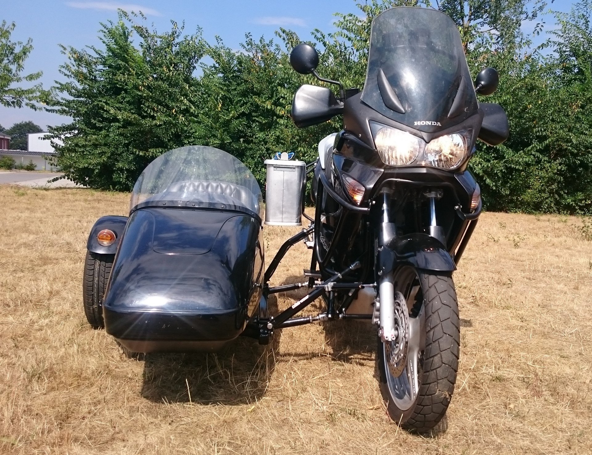 wir sind motorrad beiwagen hersteller - smooth gfk einsitzer zum aufklappen