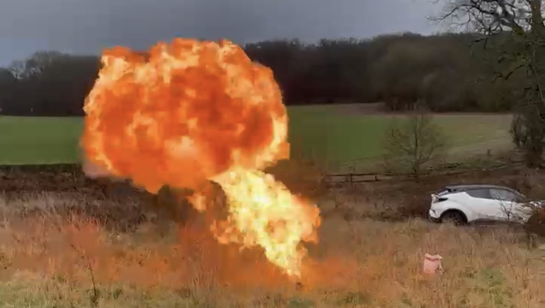 SFX Explosions & car crashes for Film & TV