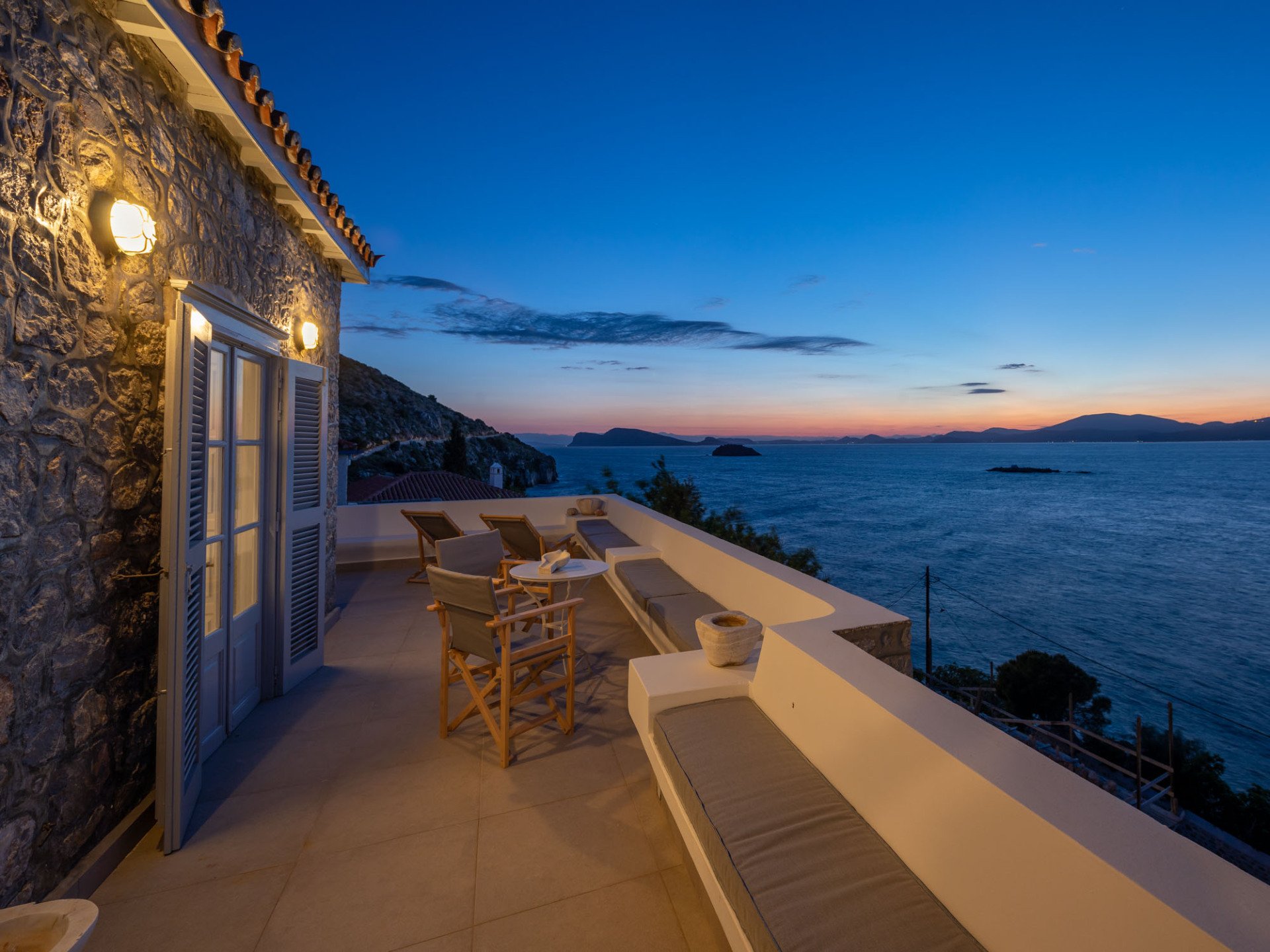 Onos Residence House to rent on Hydra Island Greece