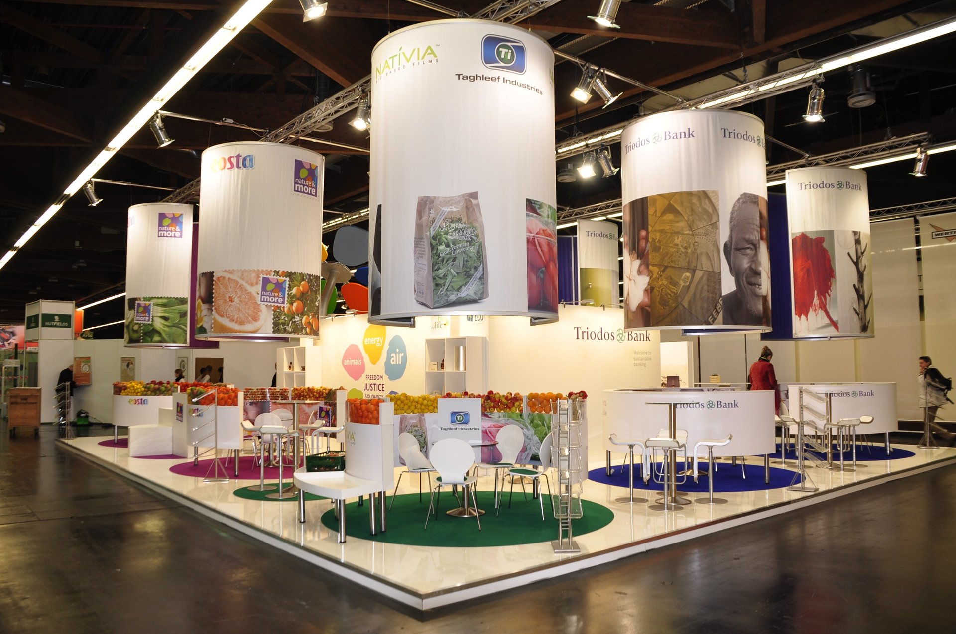 Community Stands
