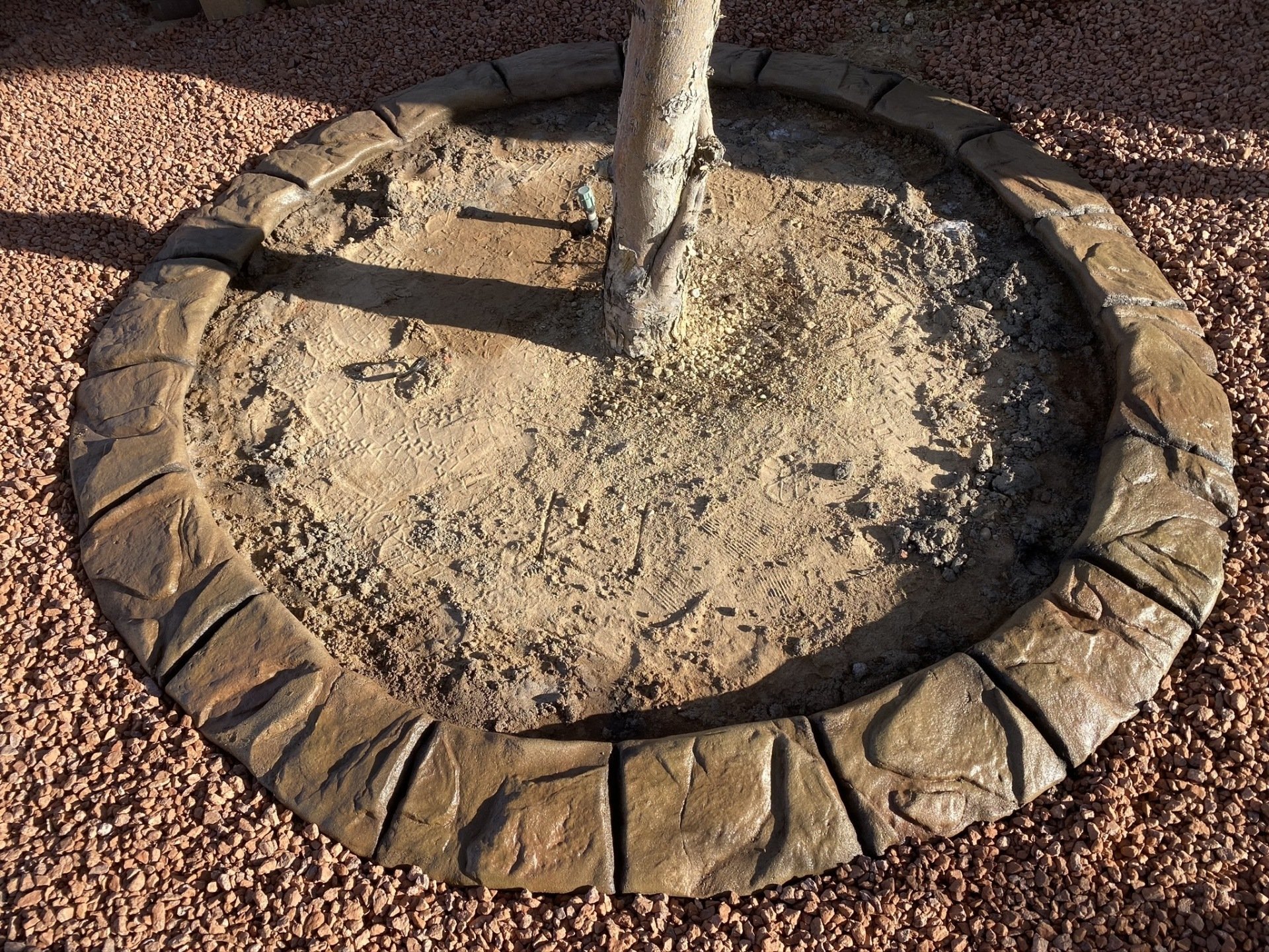 Custom Concrete landscape Borders by Artistic Curbing