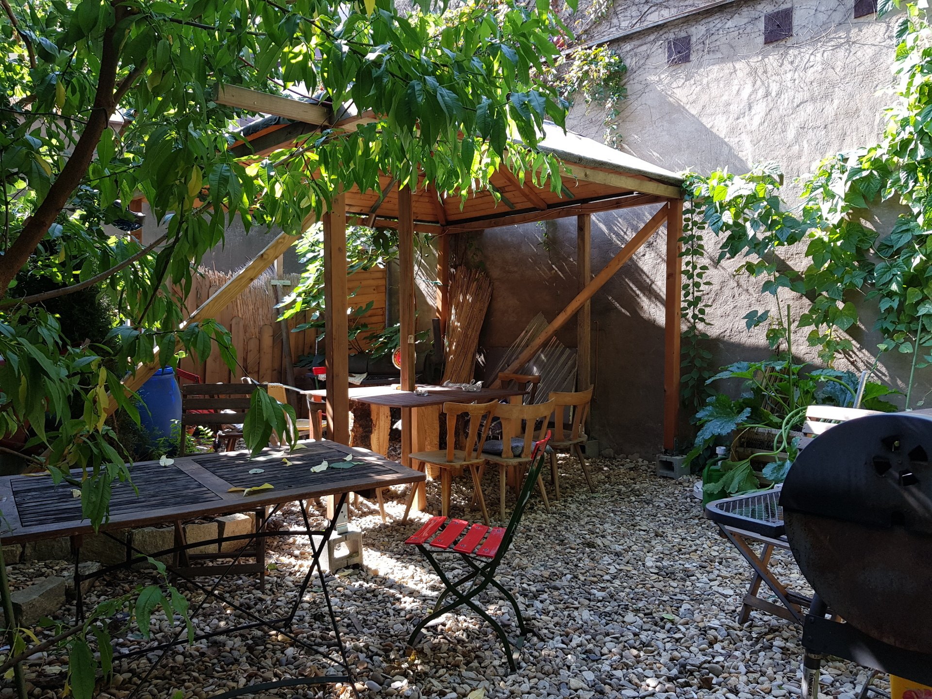 Singularis Porcus Winter- und Biergarten, Kneipe. Weihnachstbaumverkauf