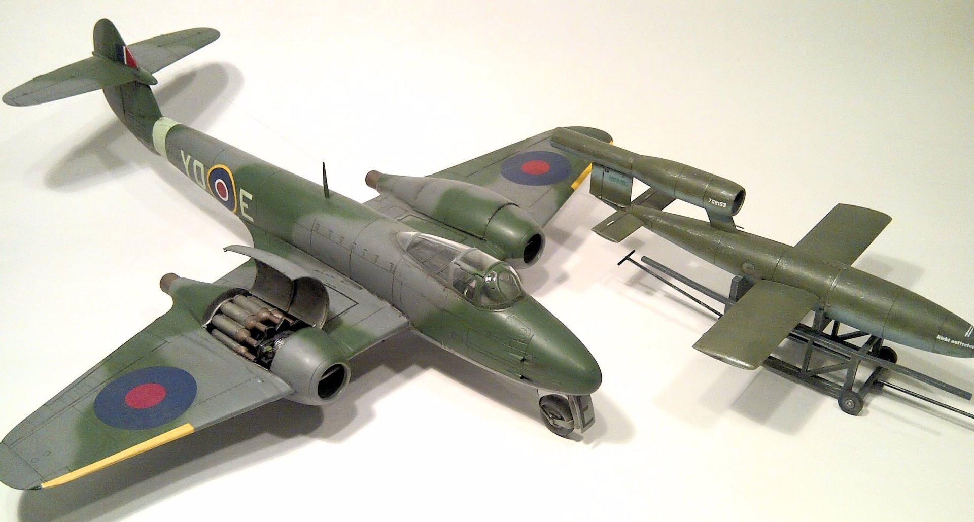 Gloster Meteor F1 and Fi103