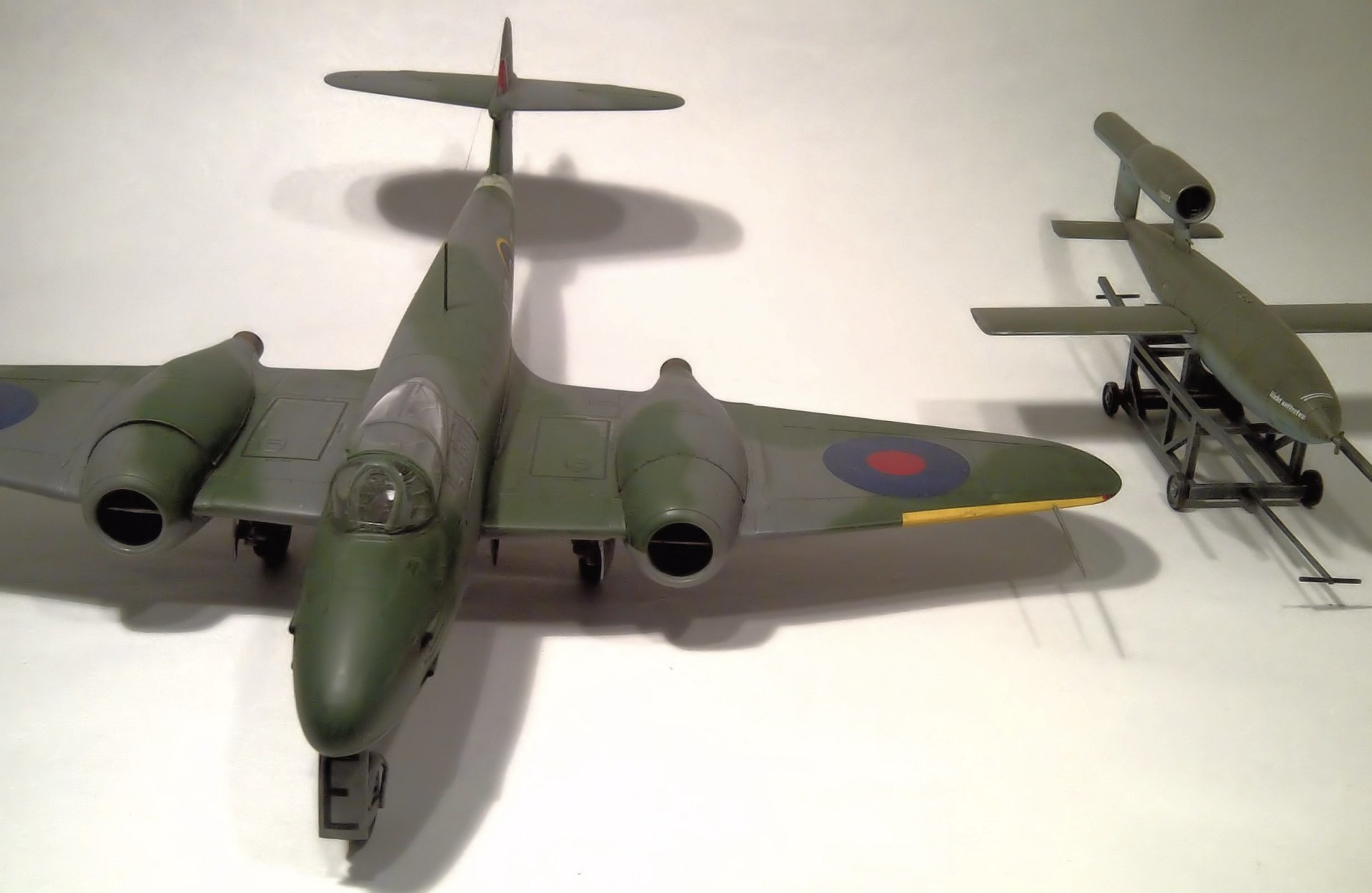 Gloster Meteor F1 and Fi103