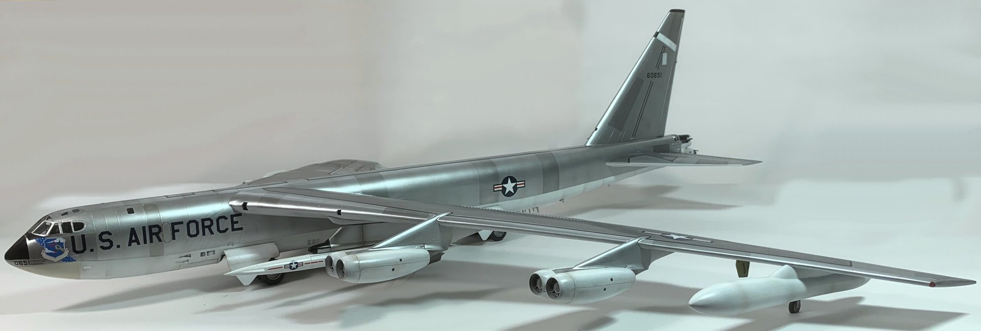 Boeing B-52E Stratofortress 2