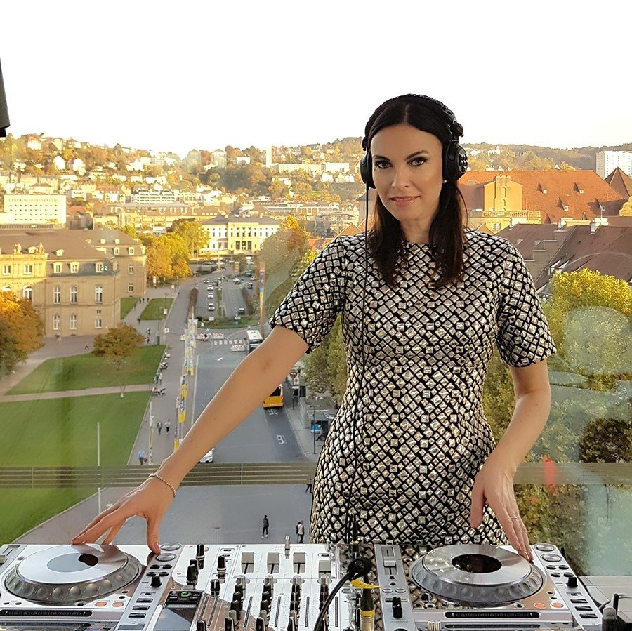 DJane Plus - das musikalische Highlight für Ihre Firmenveranstaltung