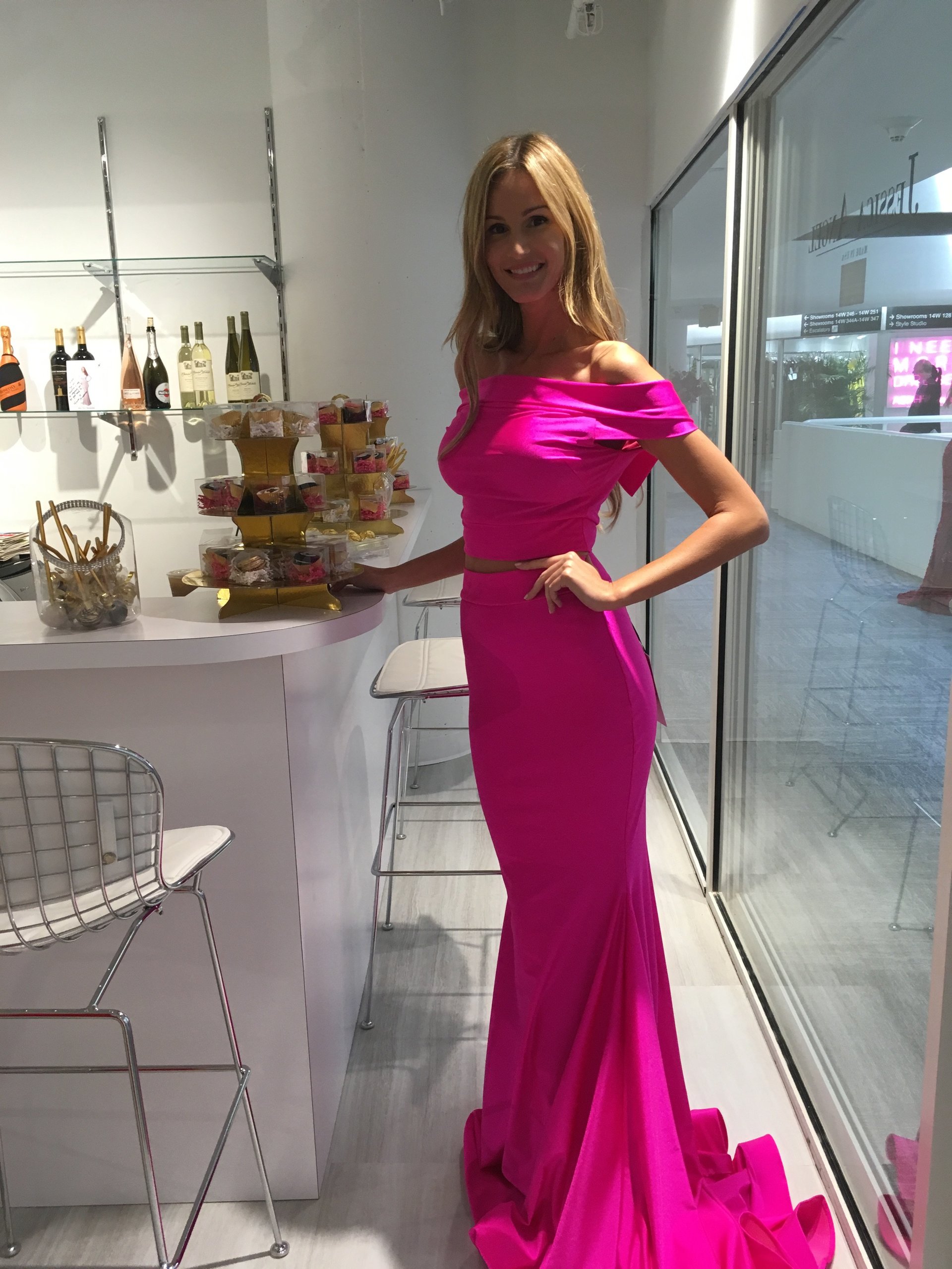 Home [www.eeshformals.com]