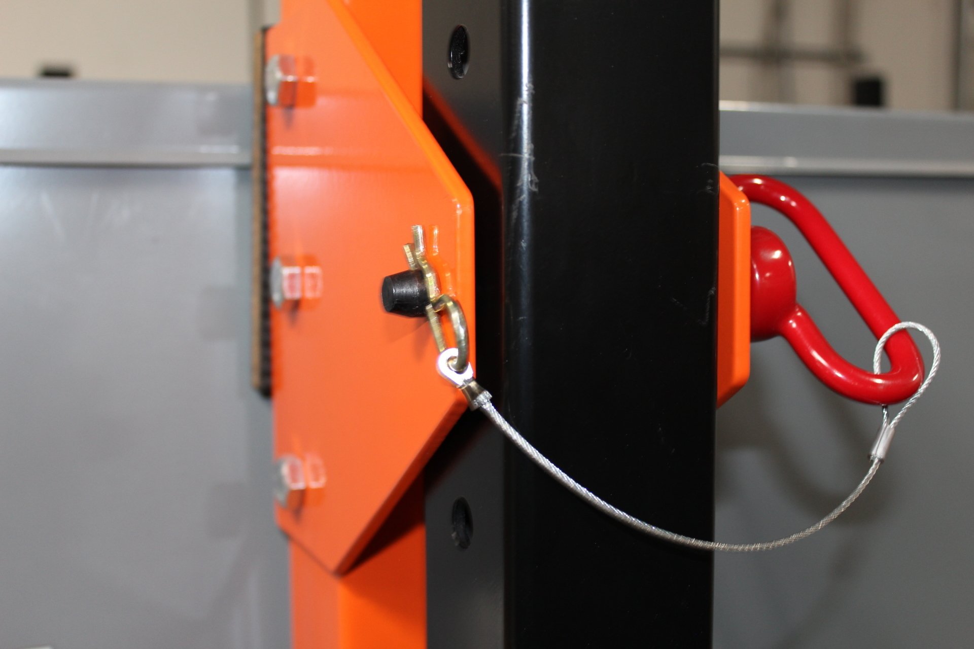 HVAC Lift | The RTU-2500 Lift | HVAC Rooftop Lift System