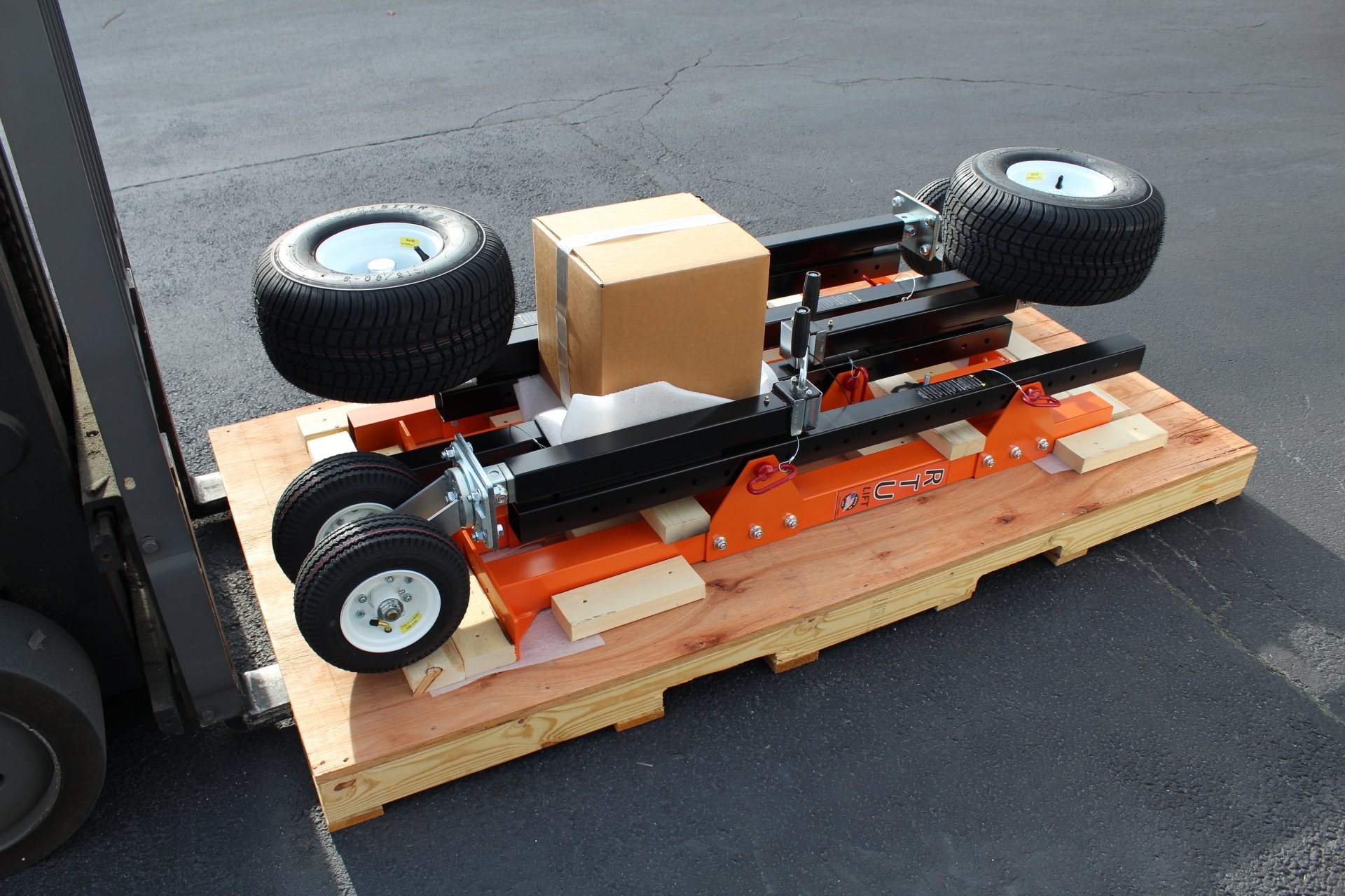 HVAC Lift | The RTU-2500 Lift | HVAC Rooftop Lift System