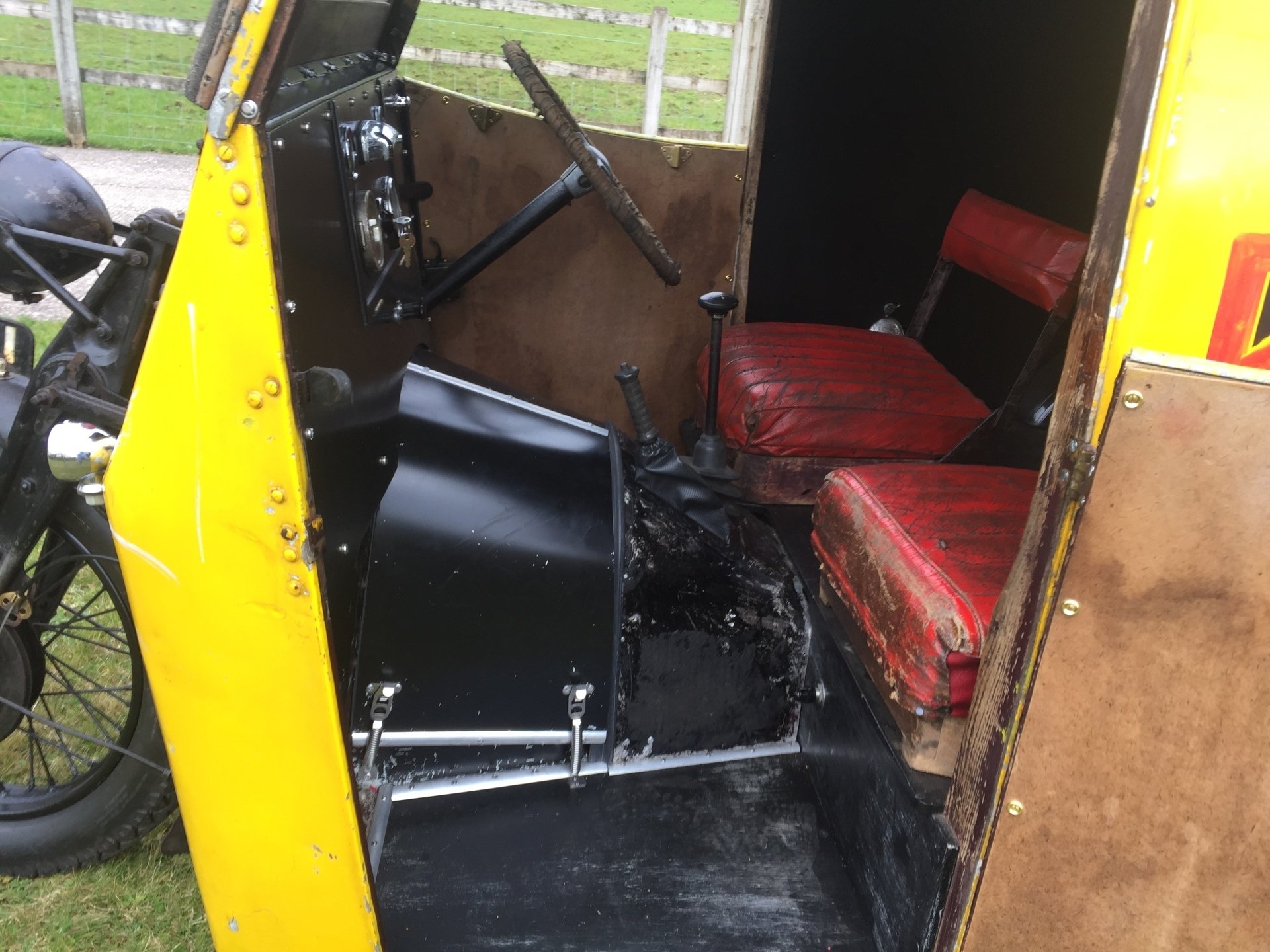 The Raleigh Safety Seven and Early Reliant Owners' Club