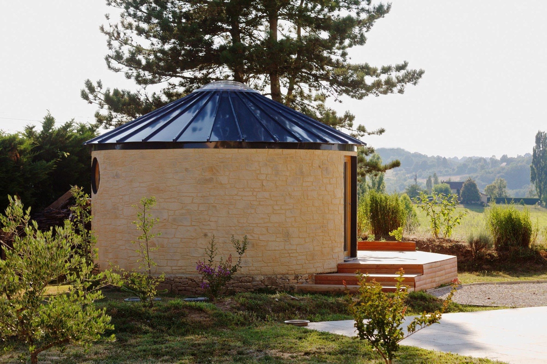 H2BC, yourte ossature bois, maison écologiques rondes en bois