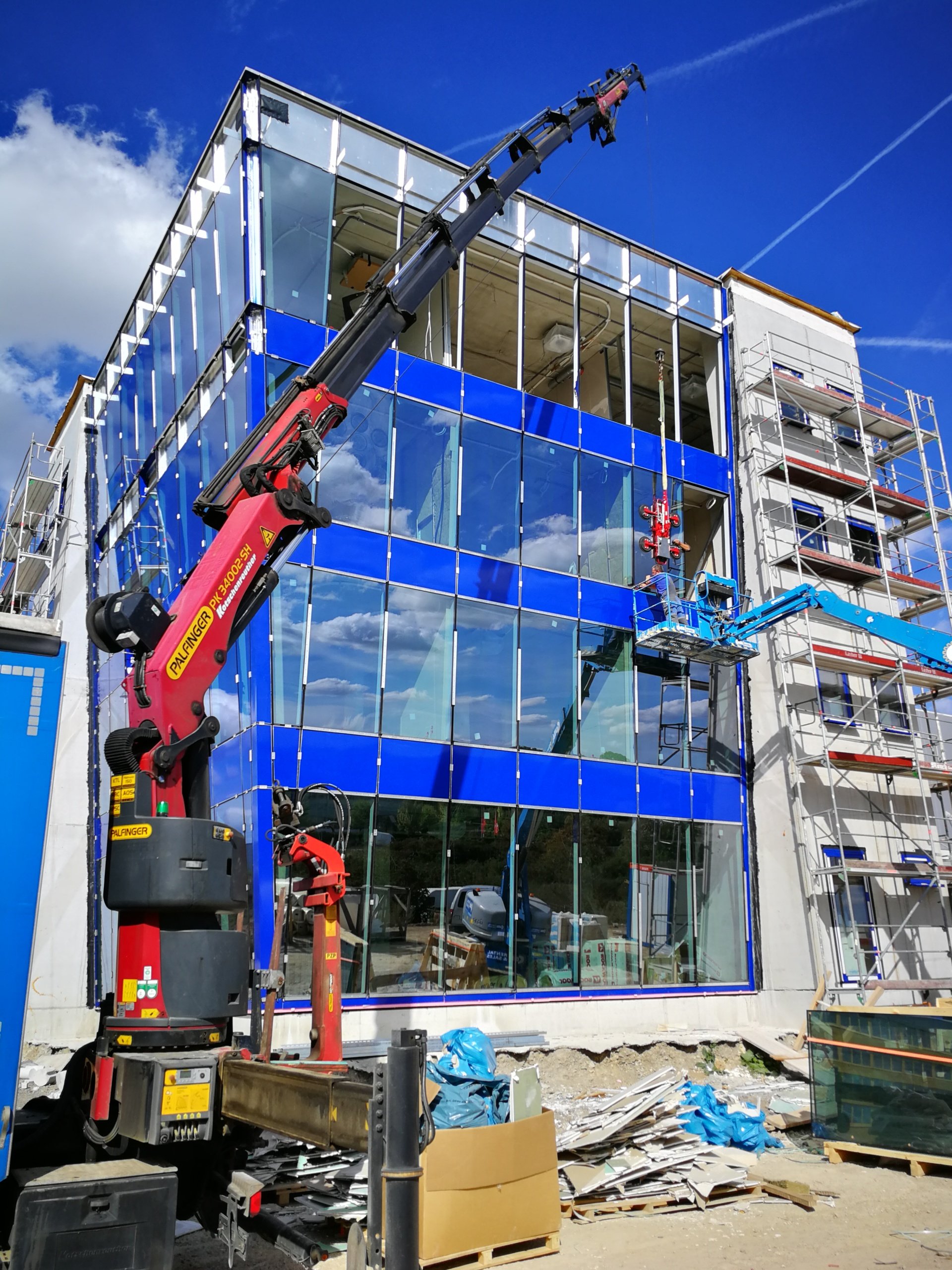 Krane, Mini-Krane, Anhängerkrane, Glas-Robot, Smartlift, Glas-Sauger