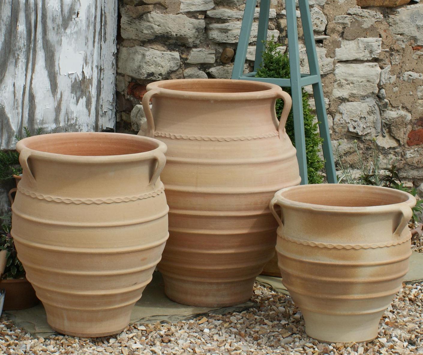 Oreya Cretan pots. Frost proof terracotta pots and planters.