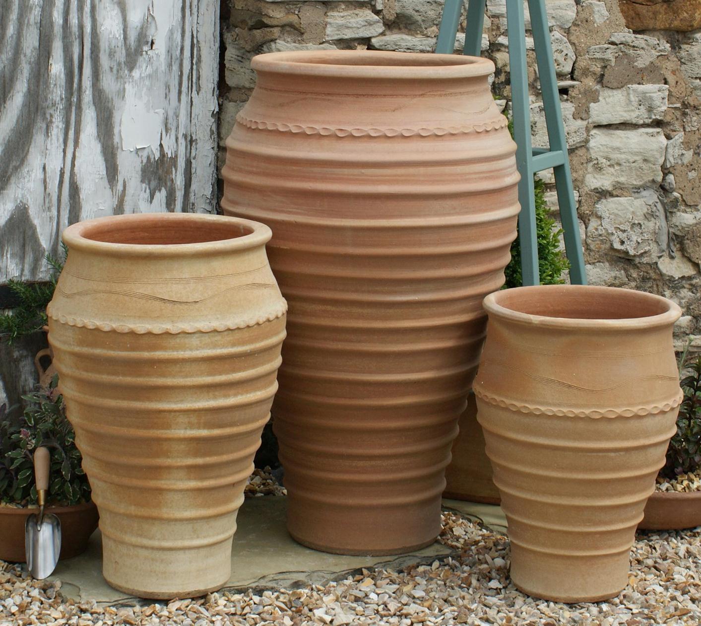 Oreya Cretan pots. Frost proof terracotta pots and planters.