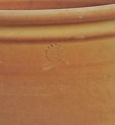 Oreya Cretan pots. Frost proof terracotta pots and planters.