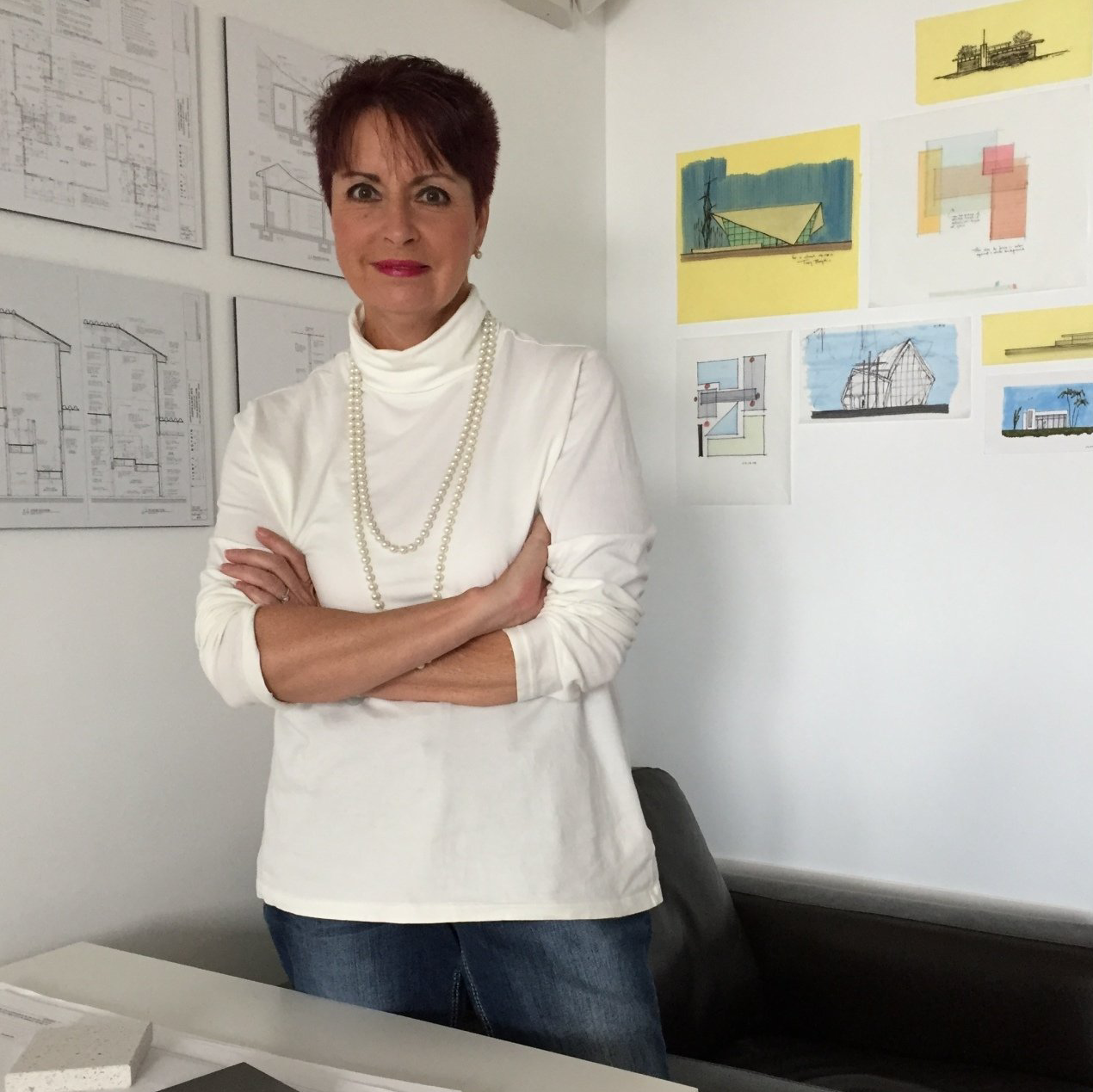 Over 25 years of experience in Commercial and Residential design.