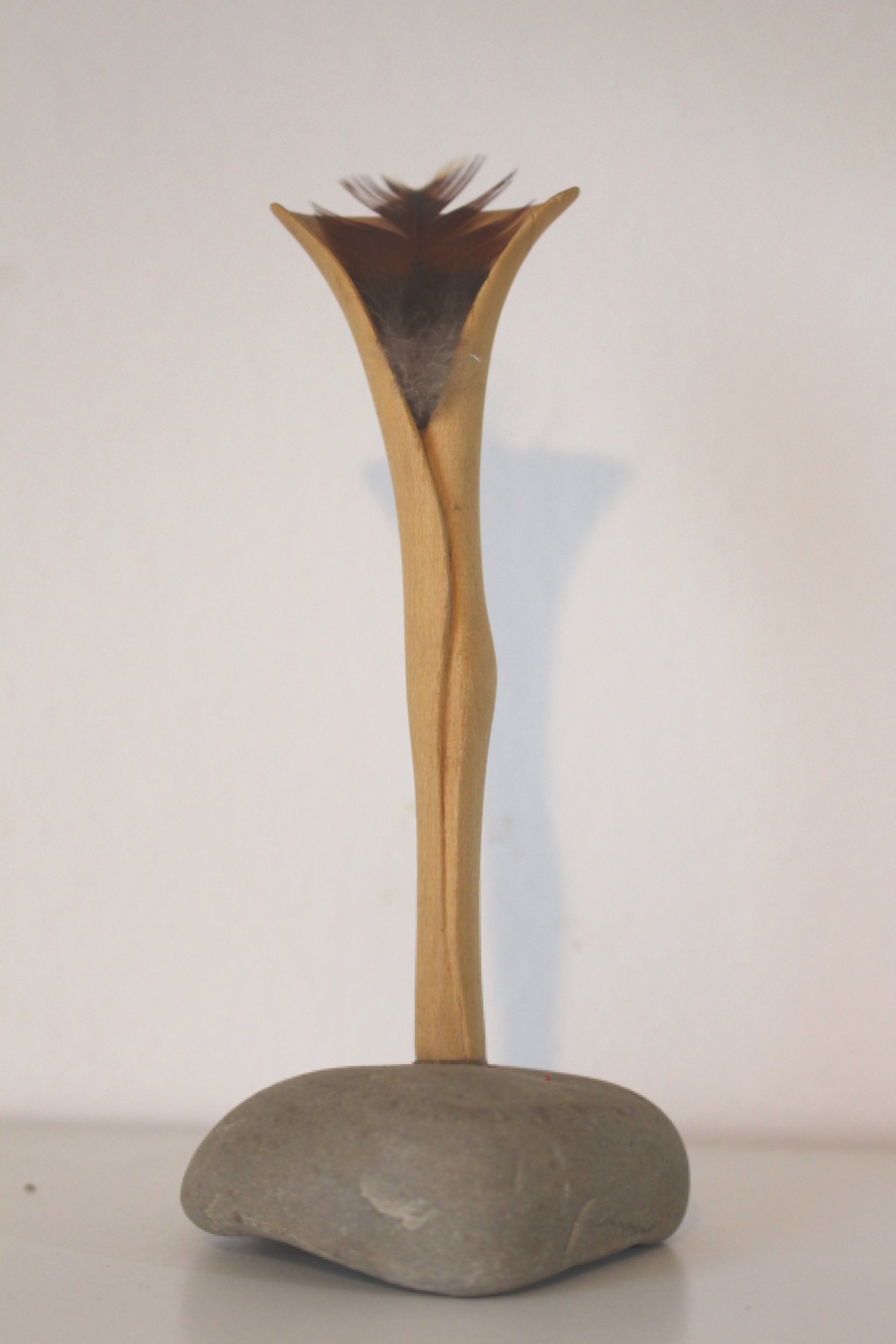 Kunsthandwerk aus Holz, light sculptures, Federn und Holz schmuck