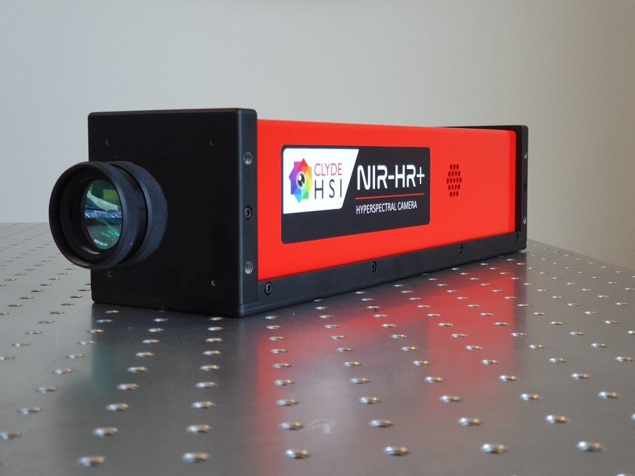 NIR-HR+ Hyperspectral Camera | 950 - 1700nm | ClydeHSI
