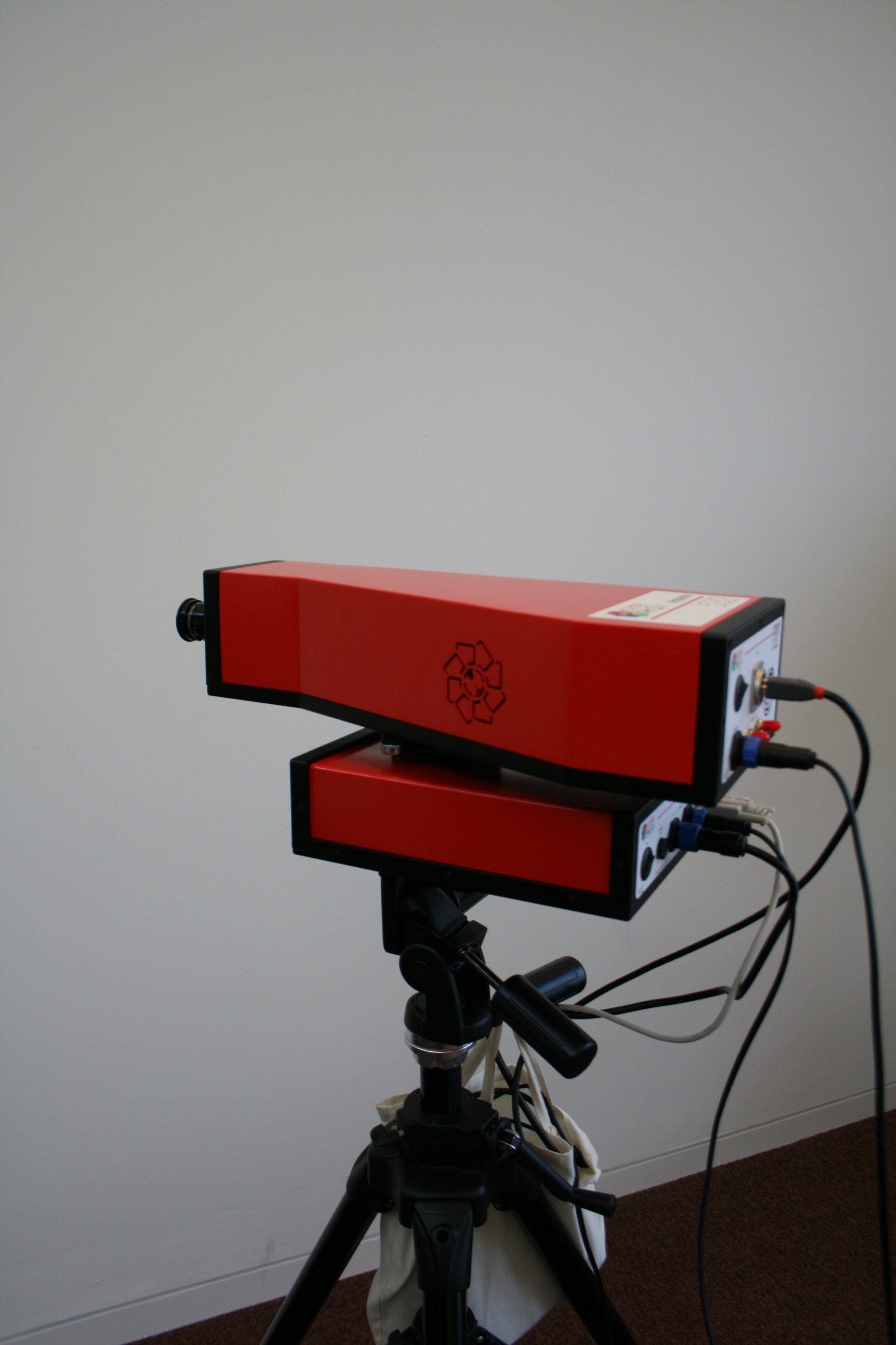 RAMAN-532 Hyperspectral Camera | 520 - 635nm | ClydeHSI