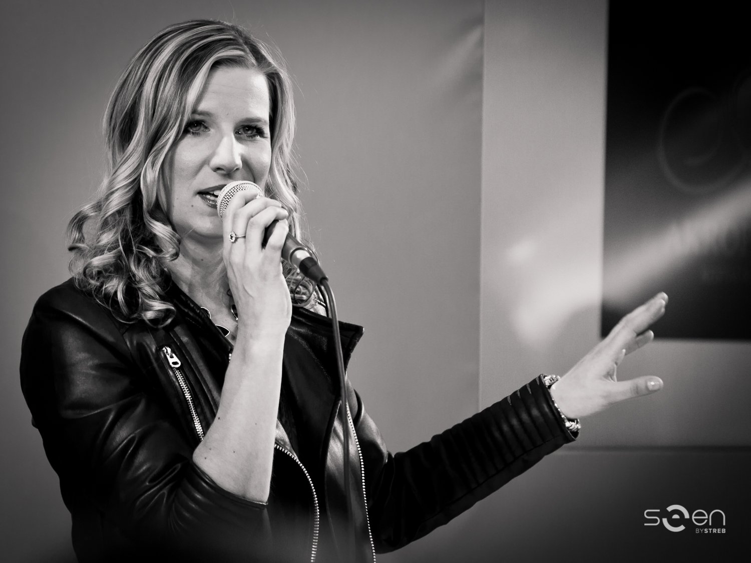 Anna May - Sängerin für Hochzeiten und Events