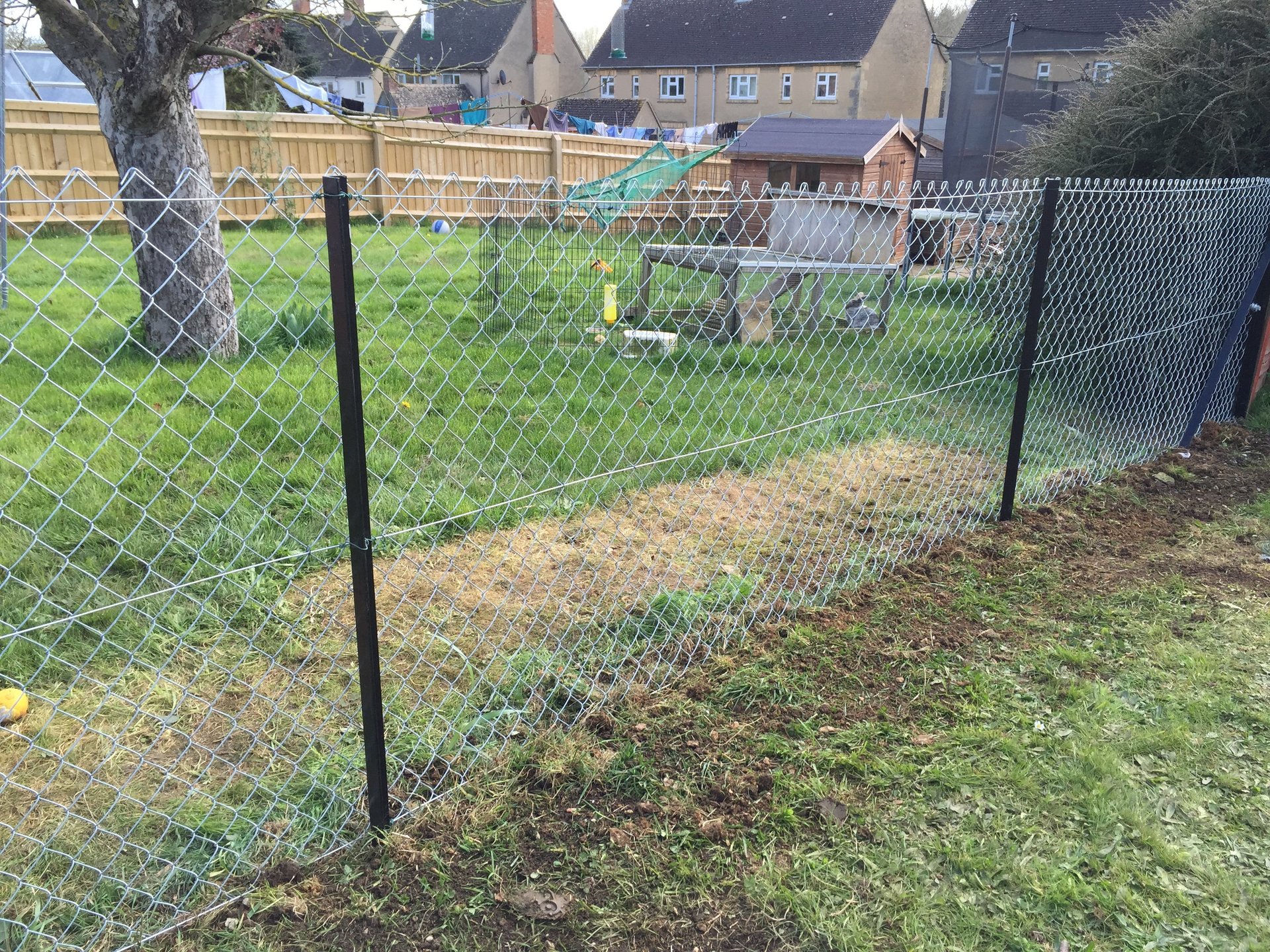 Metal wire chainlink fencing - coated and galvanised