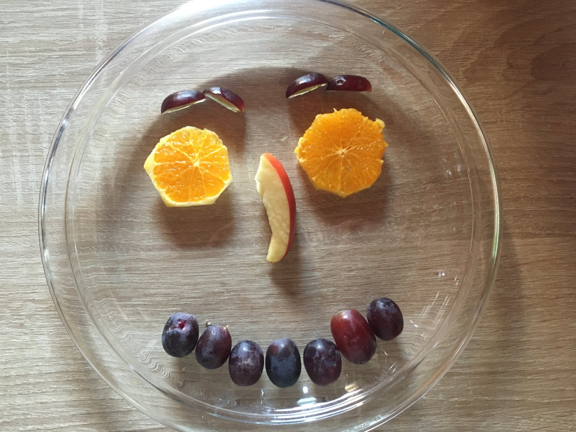 Gesichter und Tiere aus Obst und Gemüse