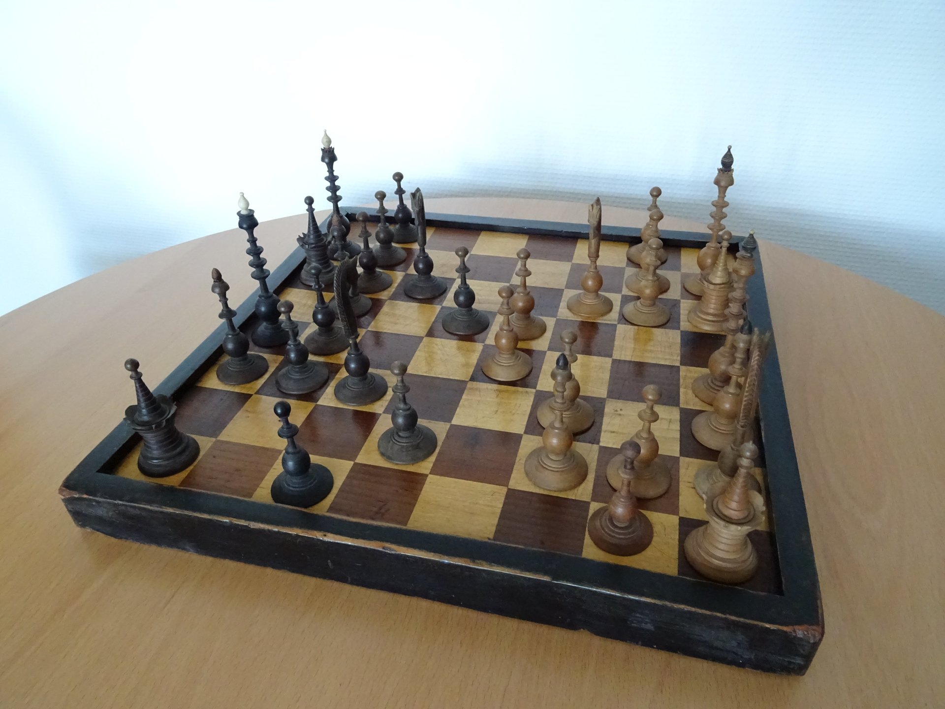 Dutch Chess Set, late 18th c.