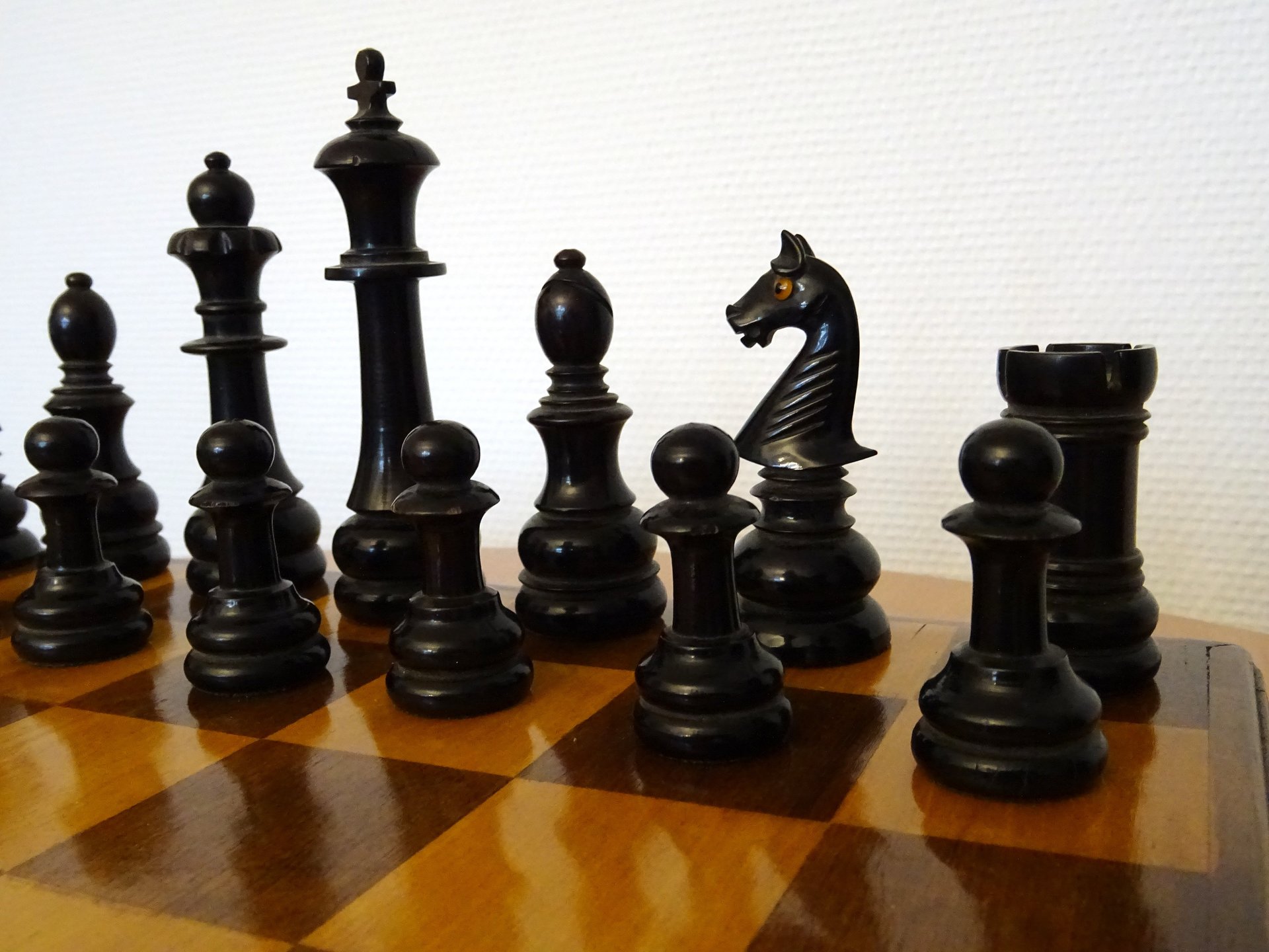 German Buffalo Horn Chess Set, early 20th century