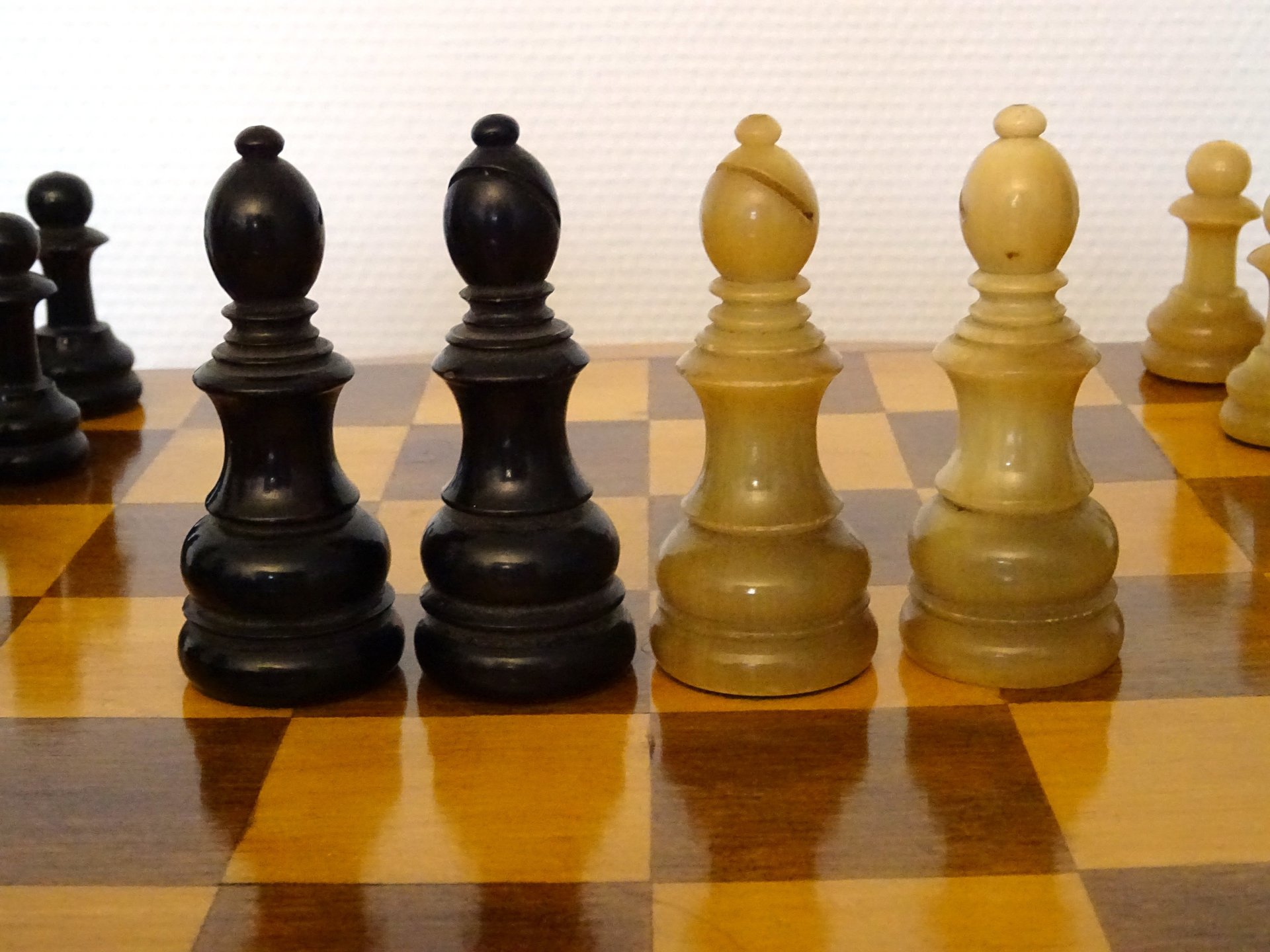 German Buffalo Horn Chess Set, early 20th century